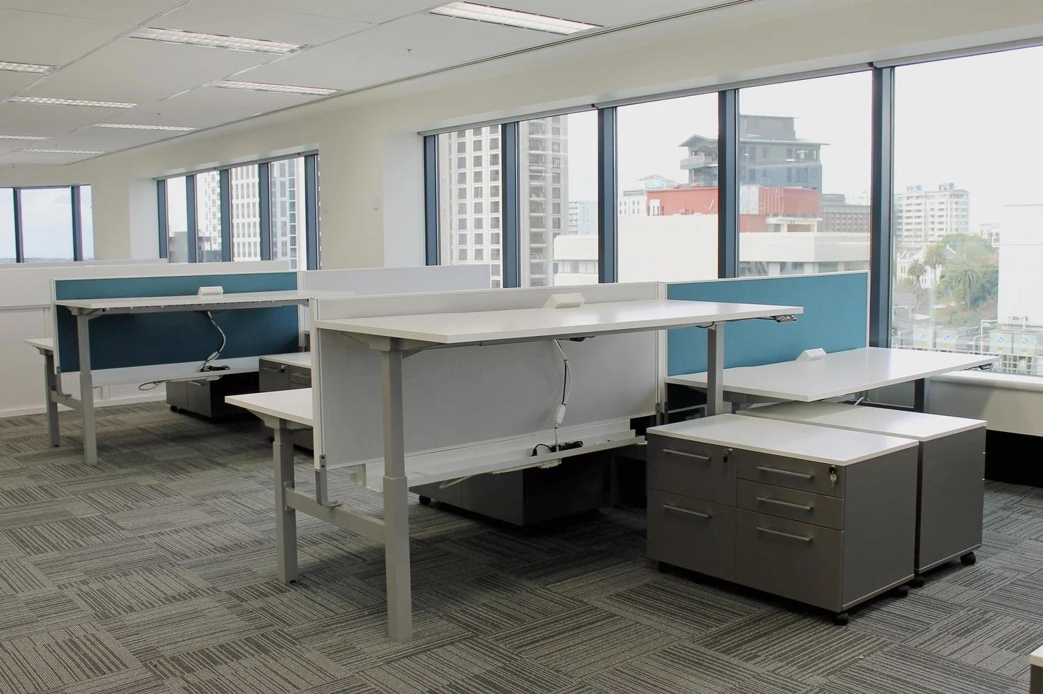 Best Sit to Stand Desk NZ - Rubix Electric | SmartSpace NZ