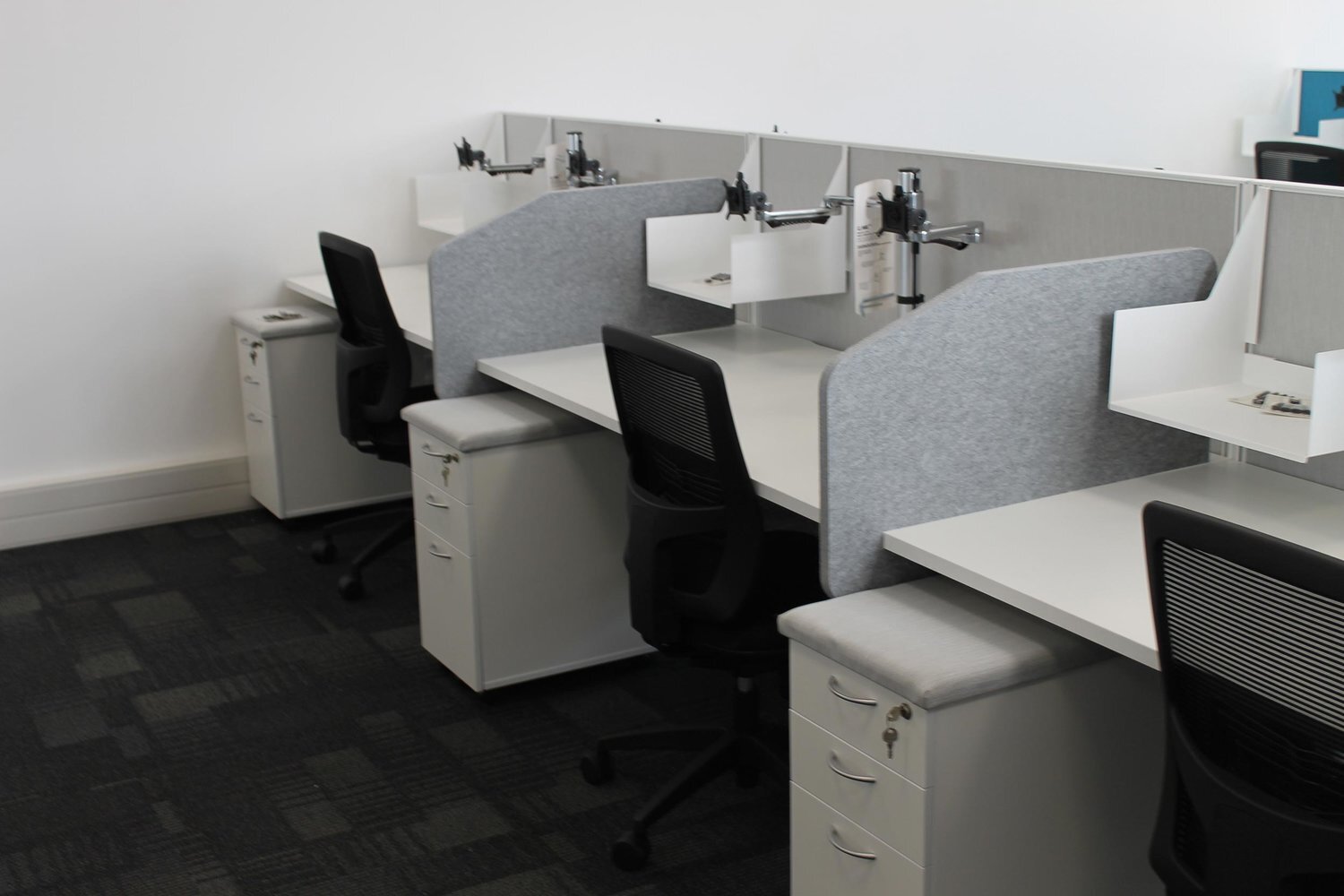 Desk Divider | SmartSpace Workplace Solutions