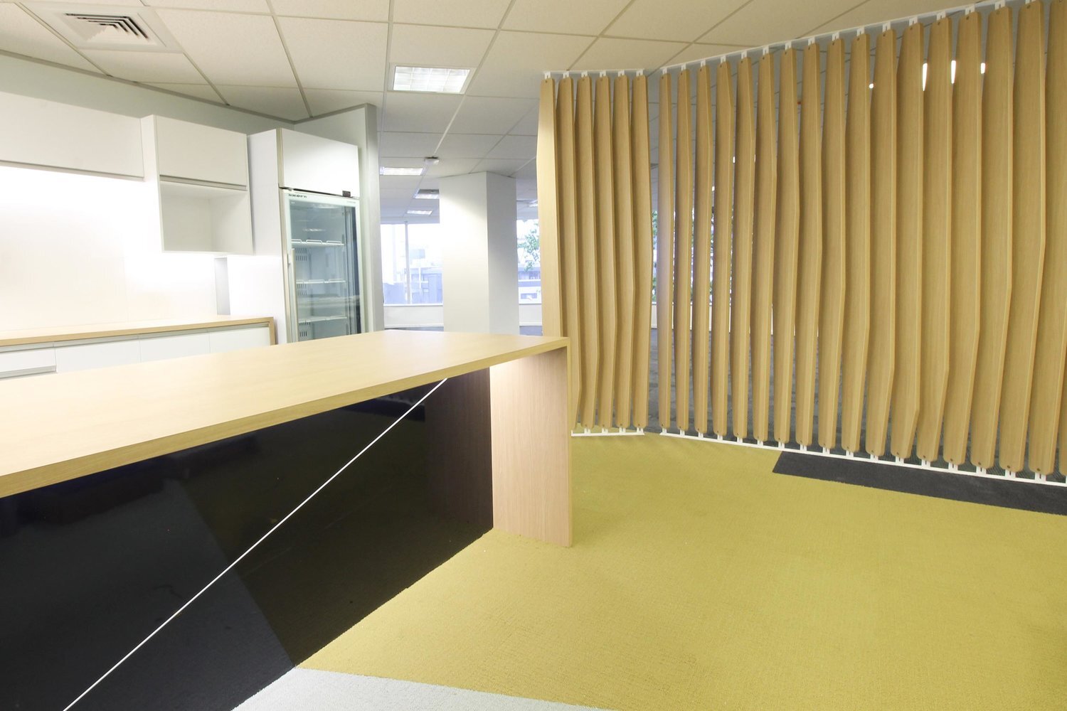 Blade Wall | Feature Office Wall & Divider