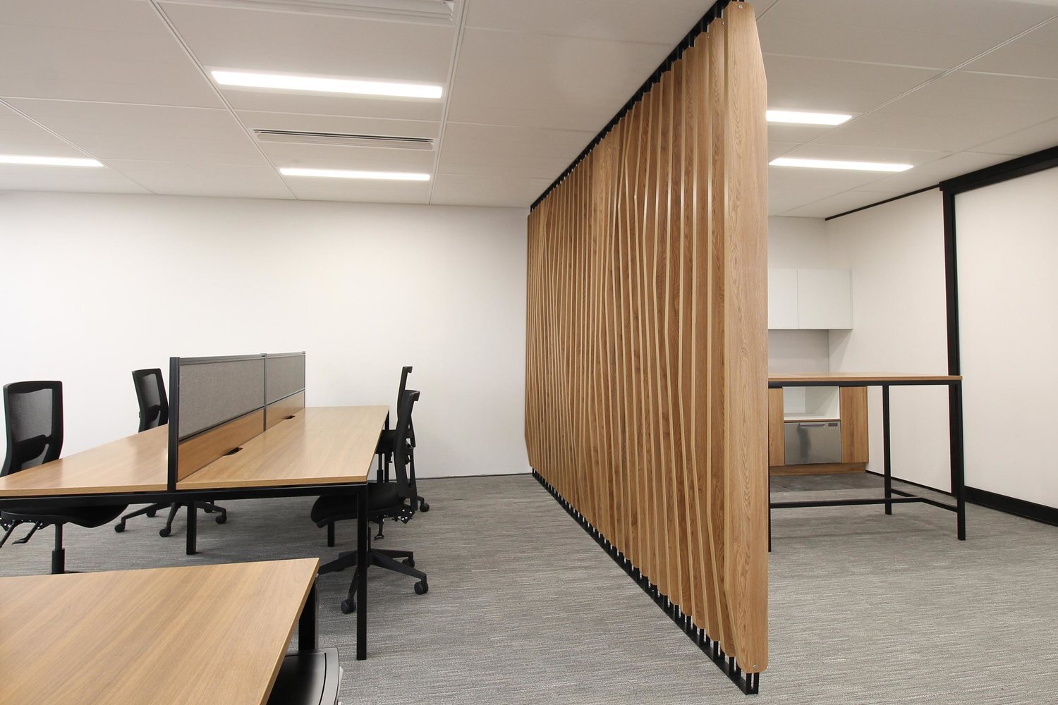 Blade Wall | Feature Office Wall & Divider