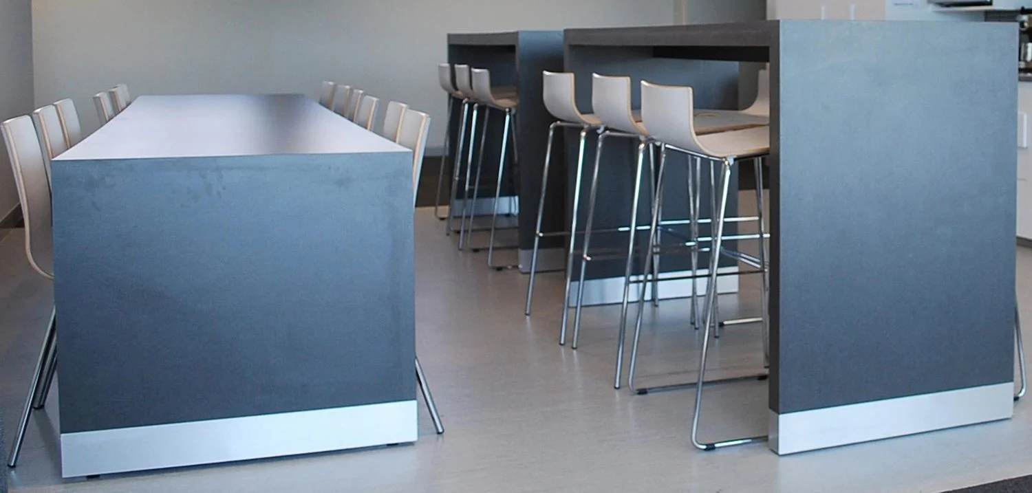 Slab Bar Leaner - Lunchroom Table | SmartSpace NZ