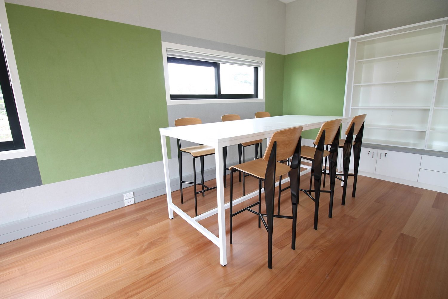 Bar Leaner Table NZ - Kube Bar Leaner | SmartSpace NZ