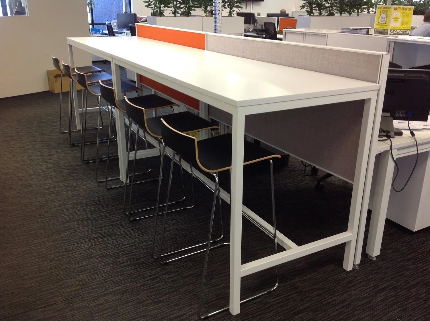 Bar Leaner Table NZ - Kube Bar Leaner | SmartSpace NZ