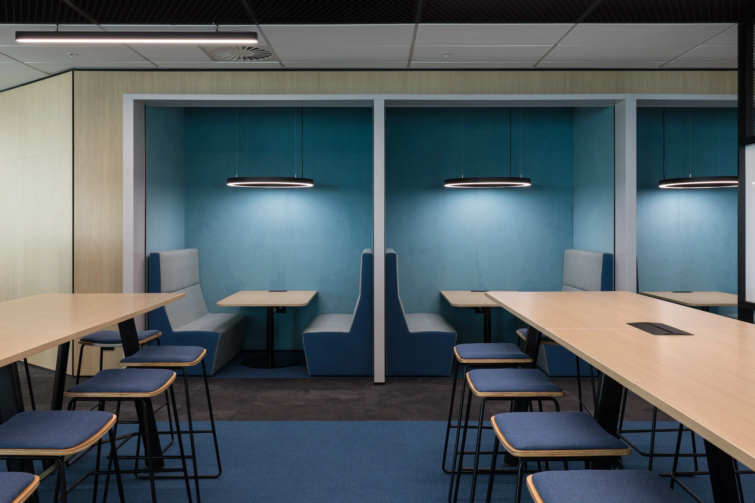 Office Meeting Booth Sliding Table | SmartSpace NZ