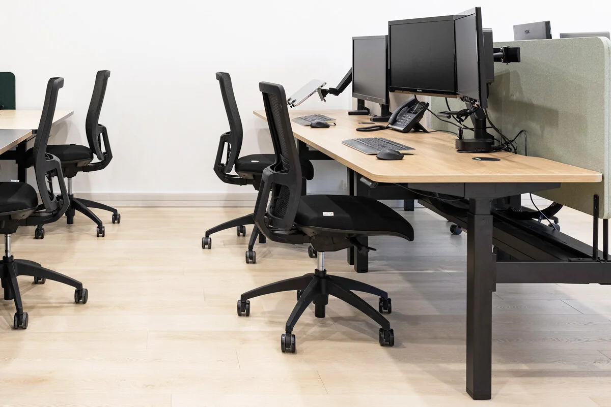 Best Sit to Stand Desk NZ - Rubix Electric | SmartSpace NZ