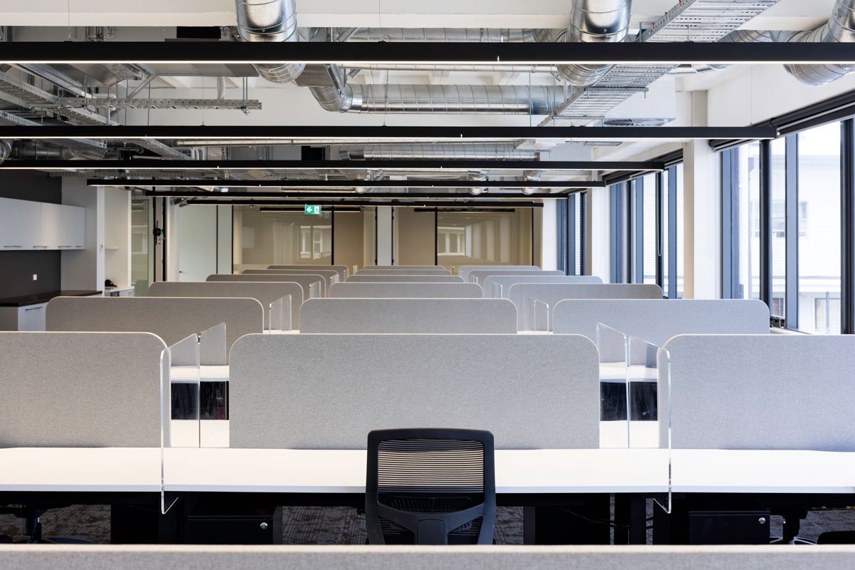 Frameless Desk Mounted Screens - System 25 | SpaceSpace NZ