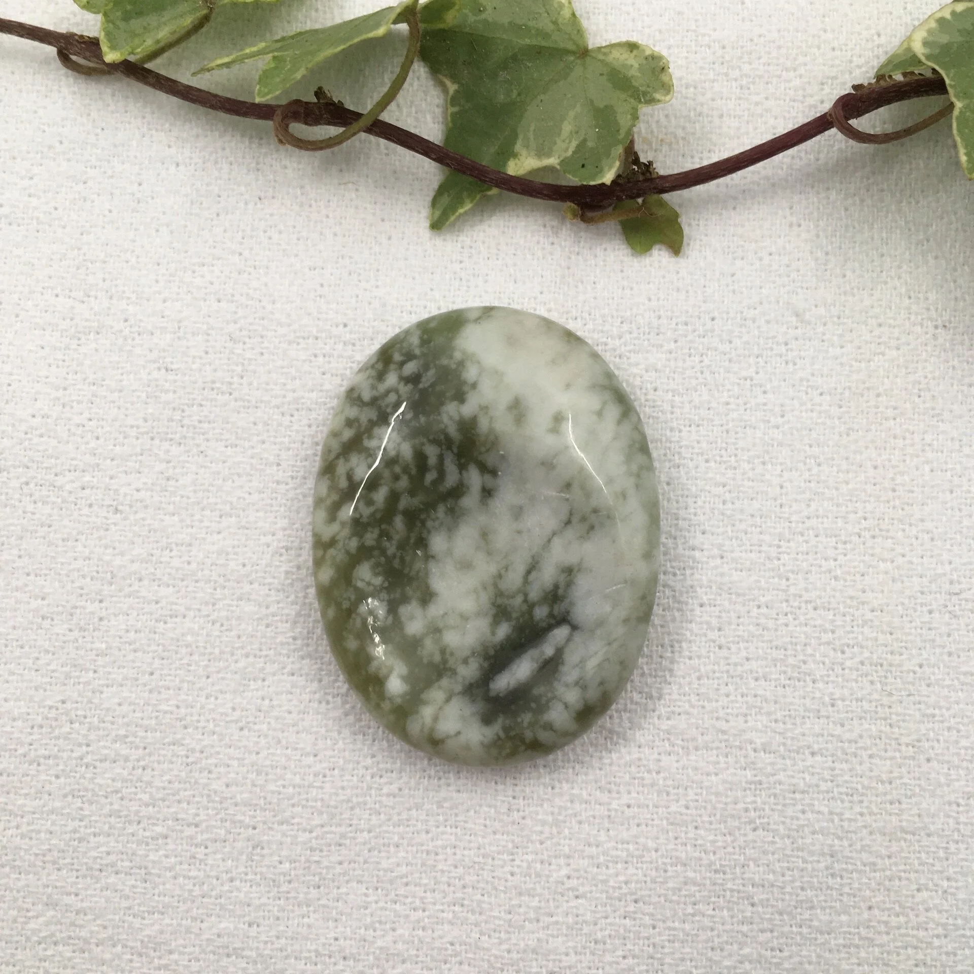 Bowenite/New Jade-sue weaver