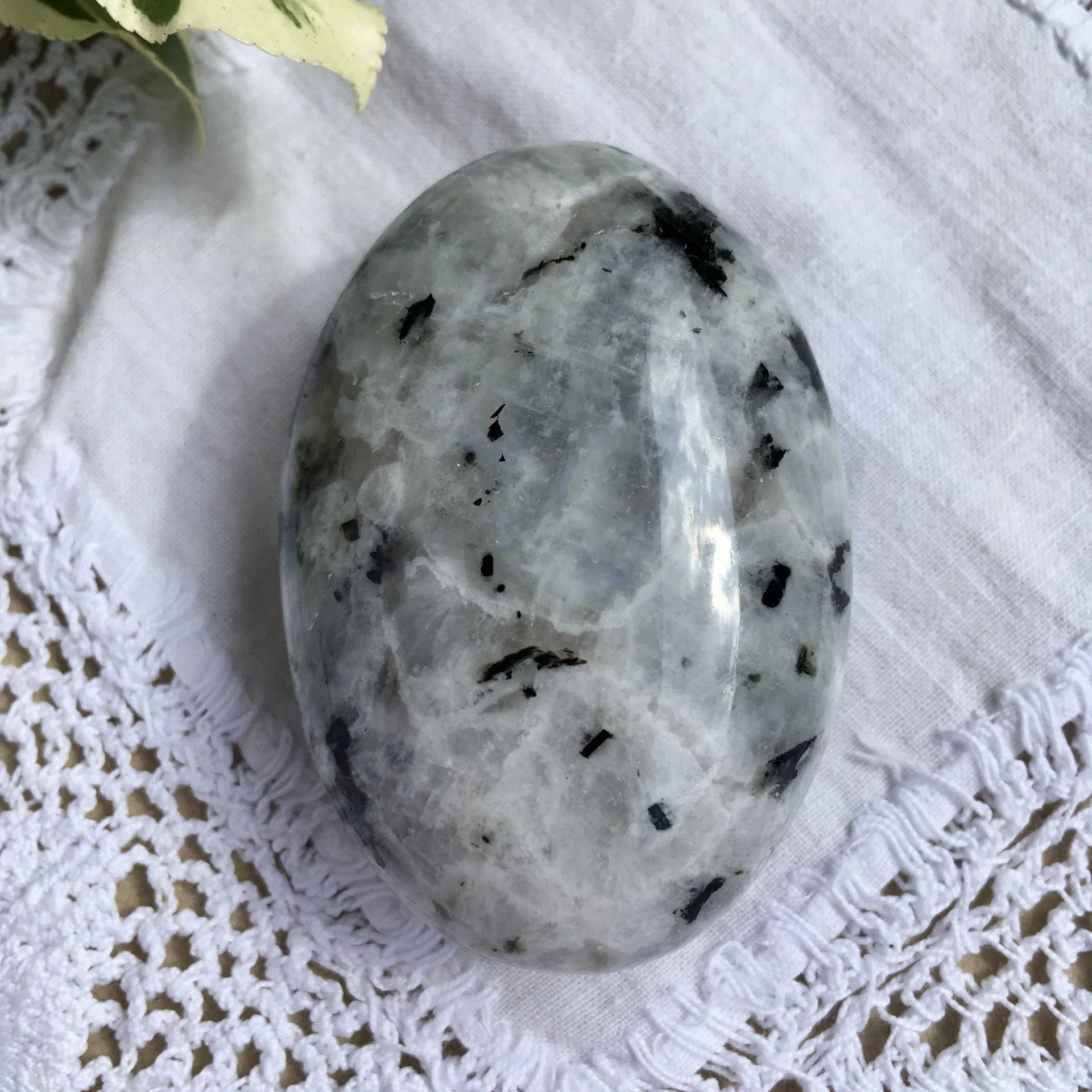 Green Moonstone Garnierite Round Pebbles