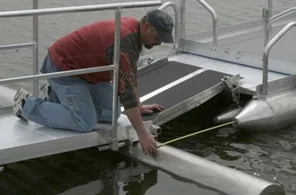 Walk-N-Dock System — Hotwoods