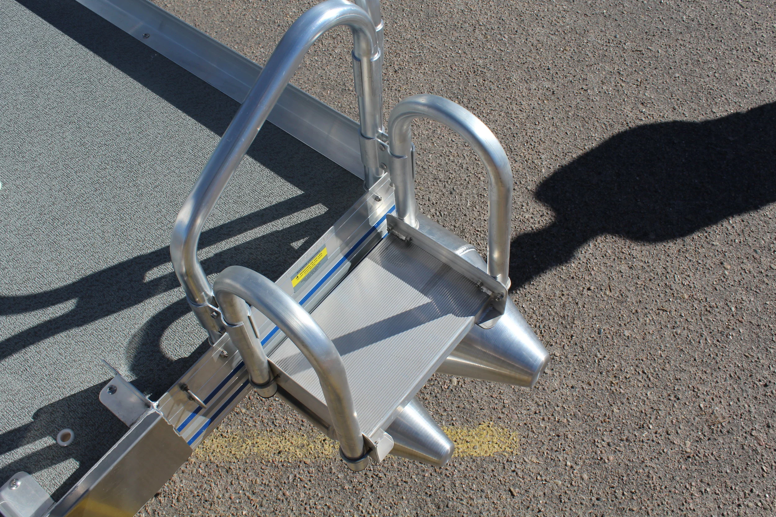 Trailers - Seats - Battery - Covers - Canopy - Ladders - Anodes — Hotwoods