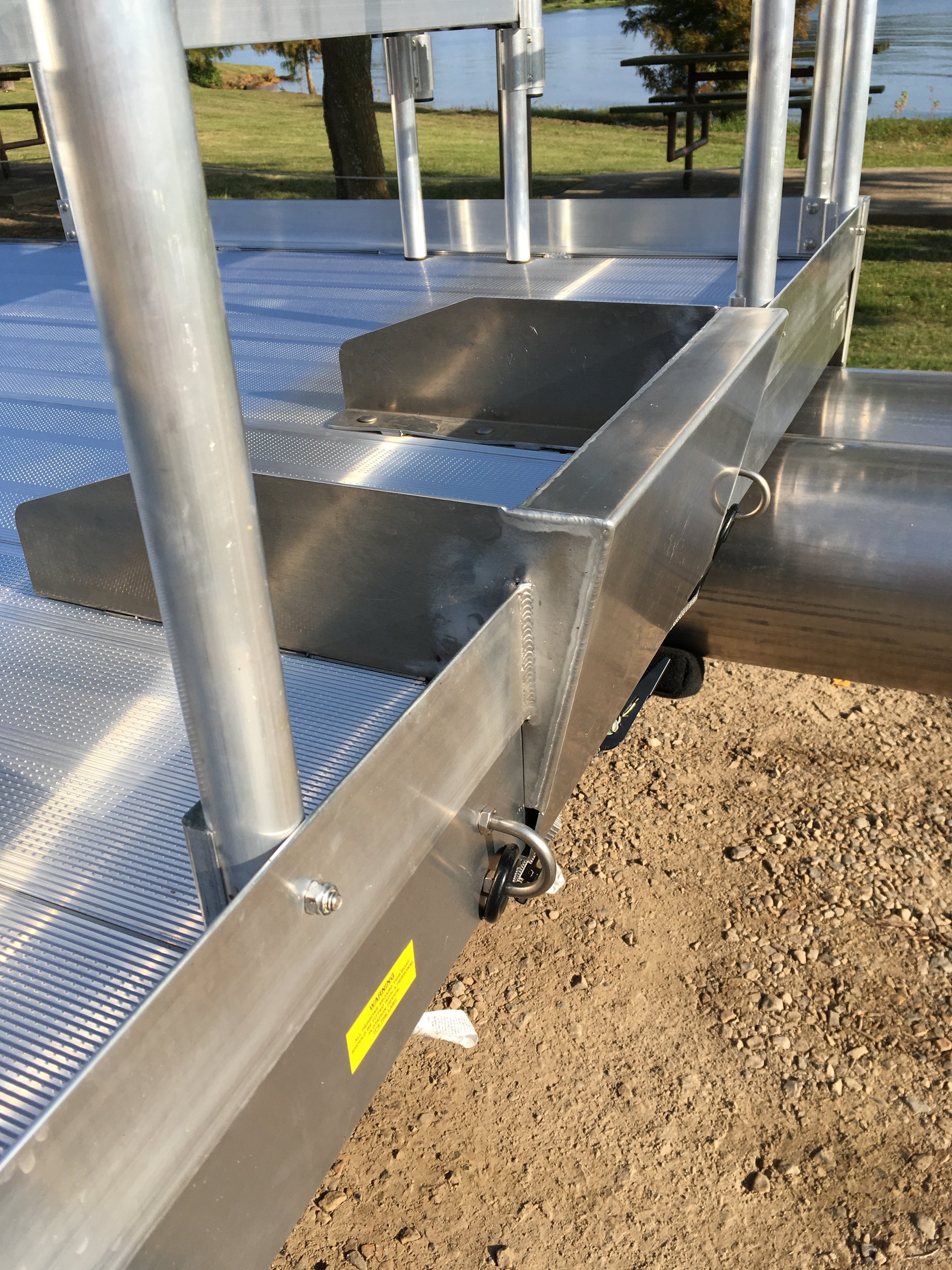 Aluma Sport 716 — Hotwoods