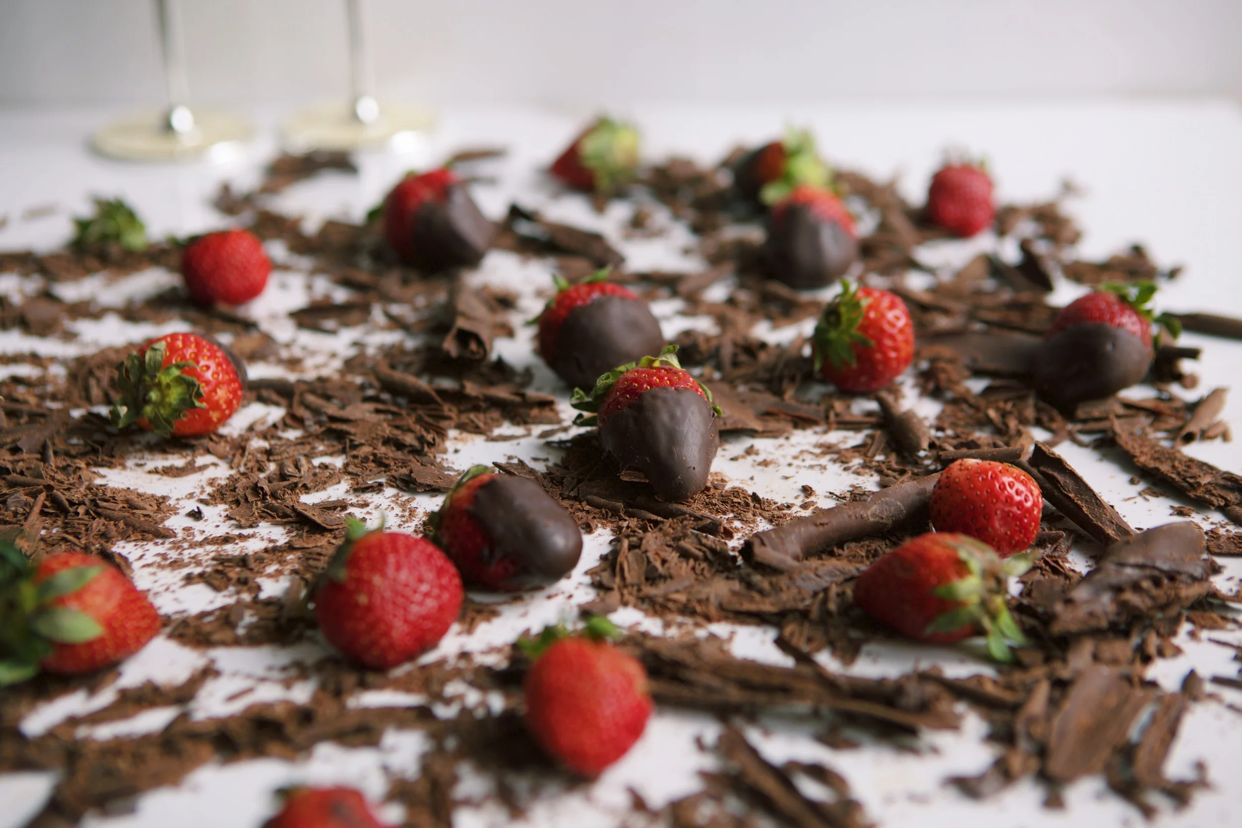 Strawberries and Tempered Chocolate — The dessert project