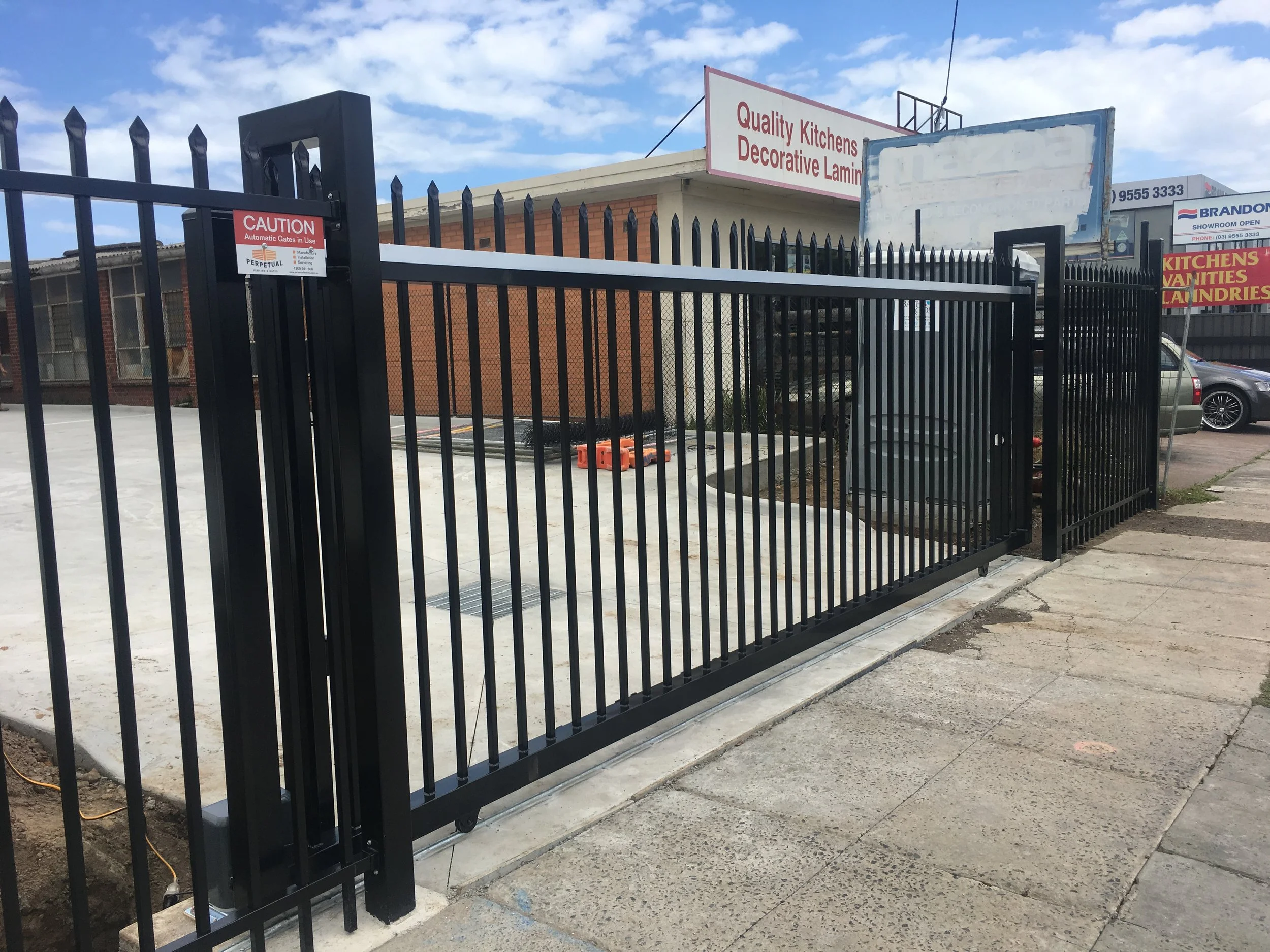 Sliding Gates — Perpetual Construction