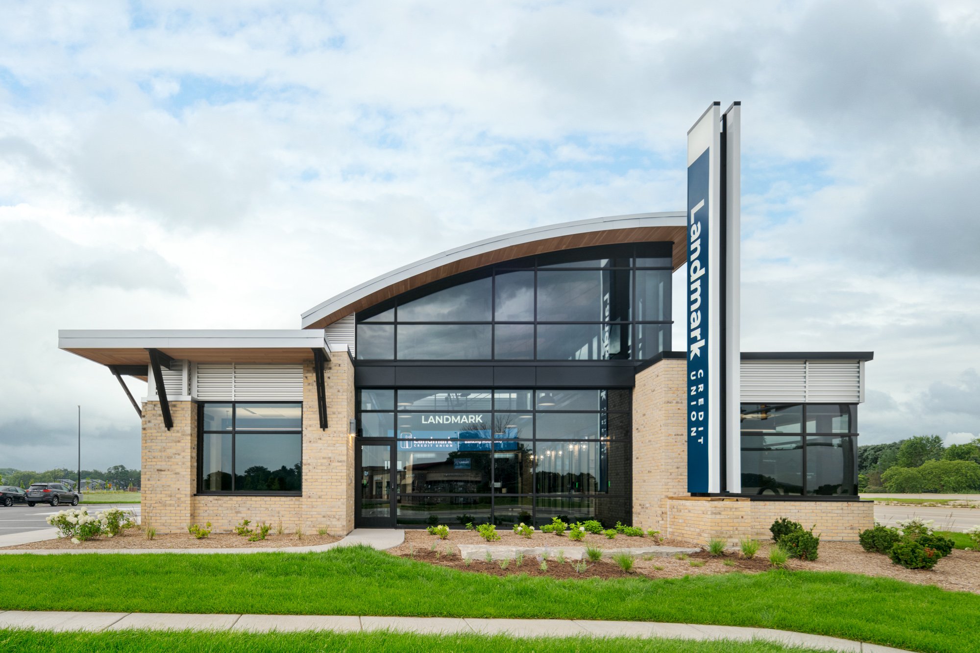 Architectural Photography Project Review: Landmark Credit Union ...