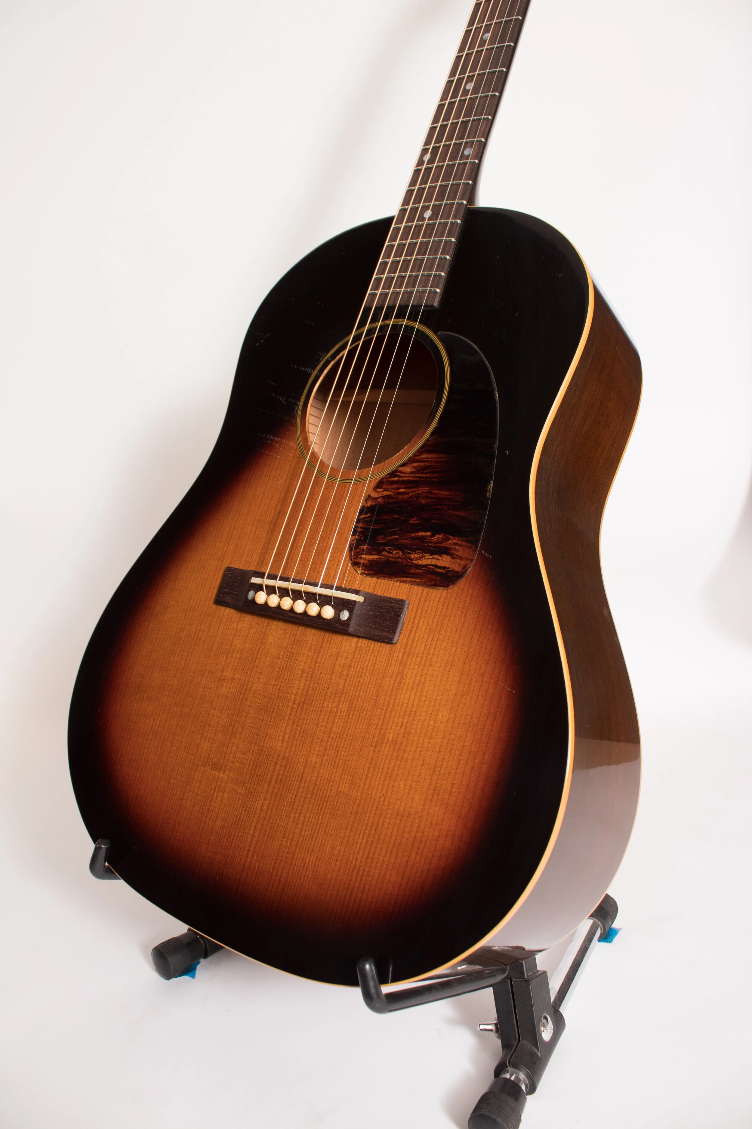 Slope Shoulder — Pre-War Guitars