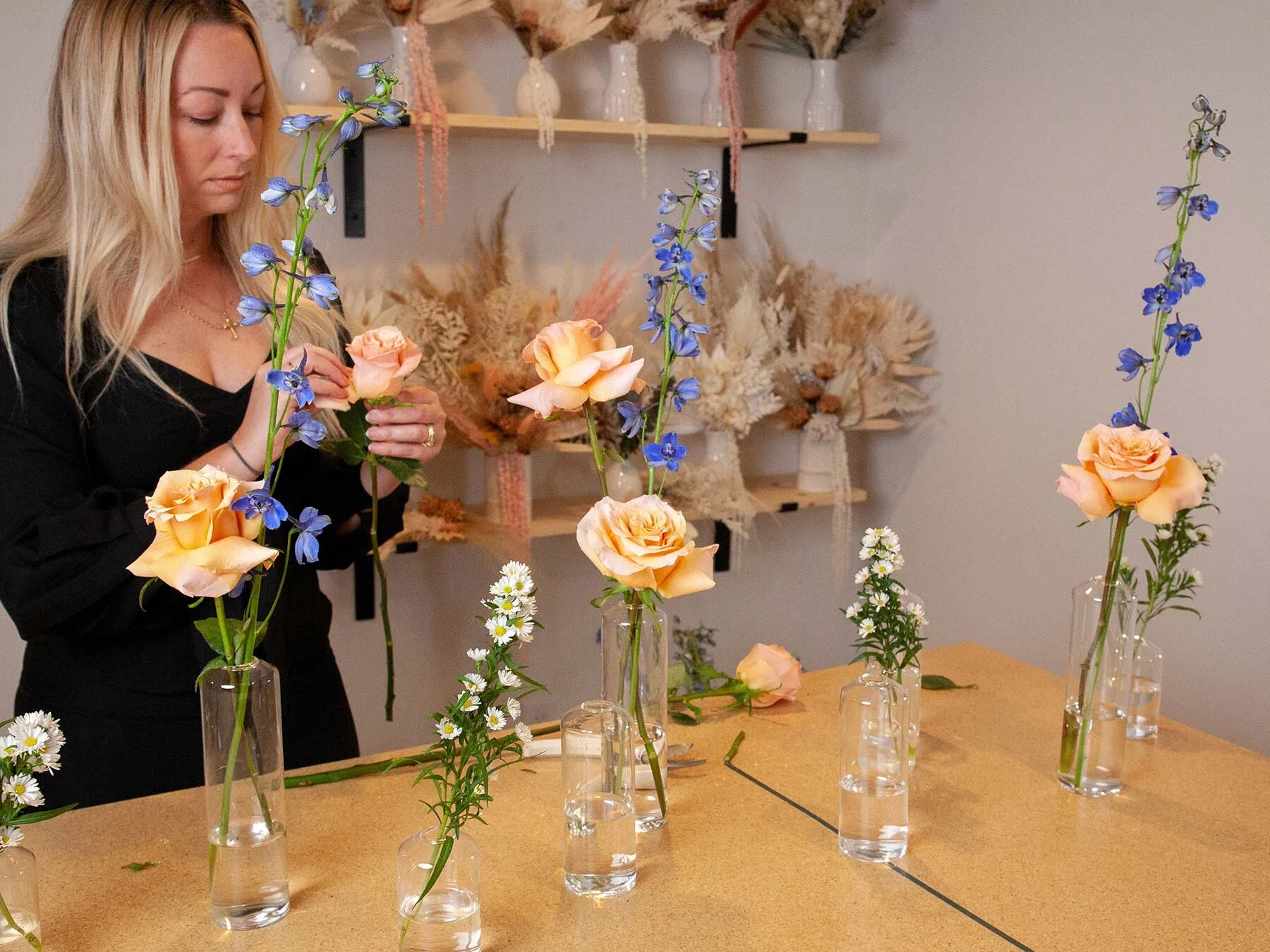 A Step-By-Step Guide to Bud Vase Flower Arrangement — Walden Floral