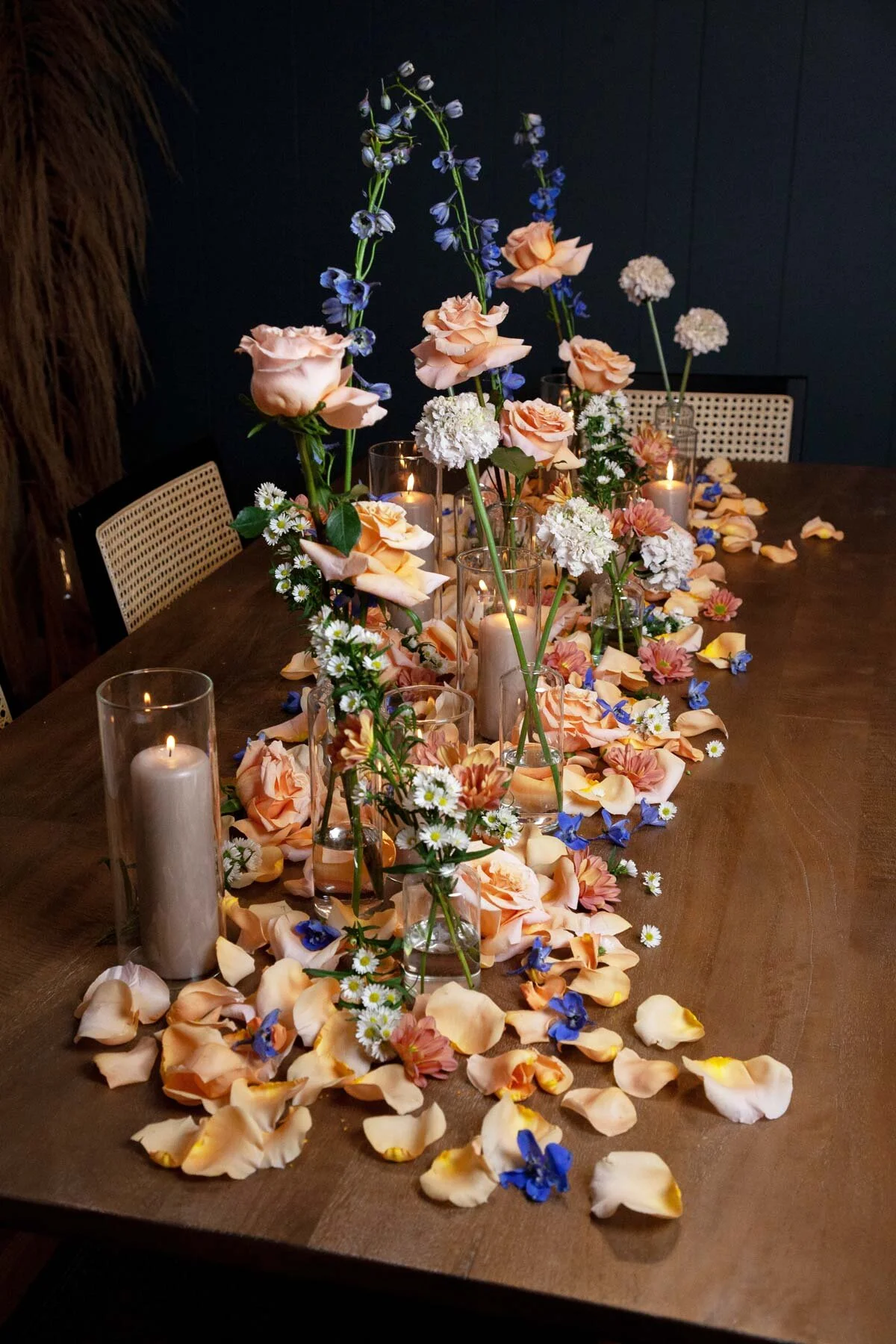 A Step-By-Step Guide to Bud Vase Flower Arrangement — Walden Floral