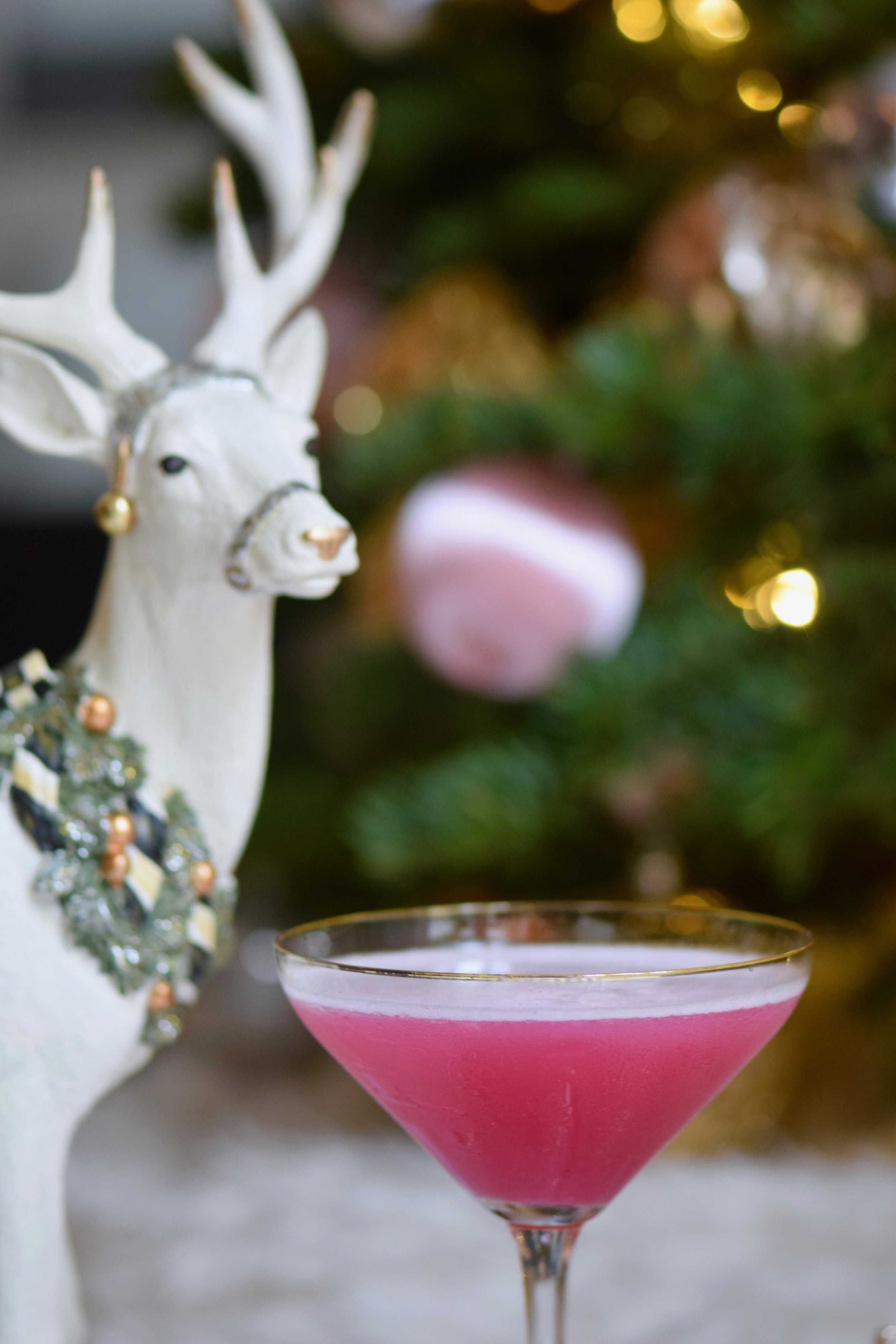 THE PINK MISTLETOE — Very Vanderpump
