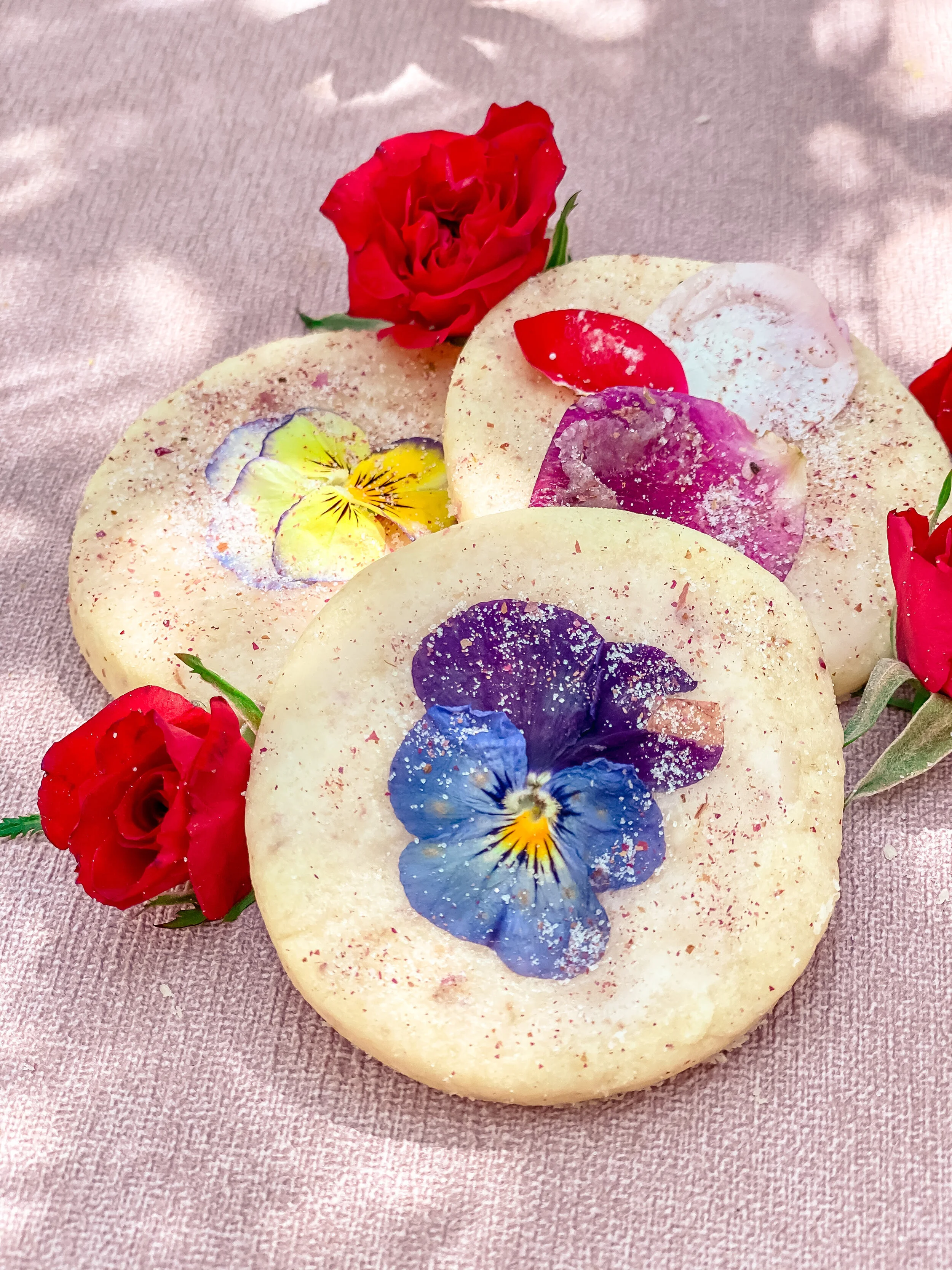 ENGLISH ROSE SHORTBREAD COOKIES WITH ROSÉ GLAZE — Very Vanderpump