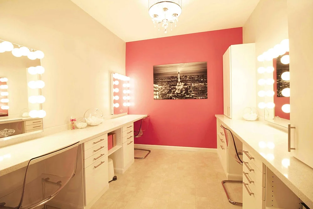Dressing Rooms Studio Changing Rooms Shop Hi Res Stock Photography And