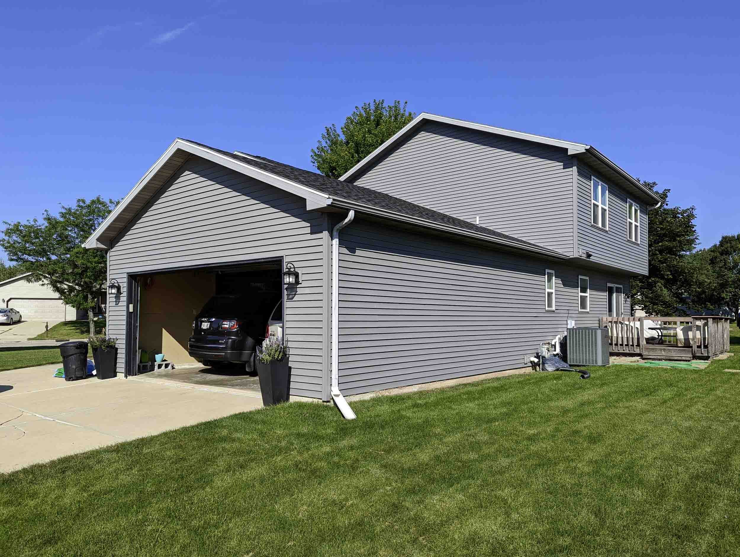 A 1970s Bi-Level Or Split-Level Remodeling Advice Guide — Degnan Design ...