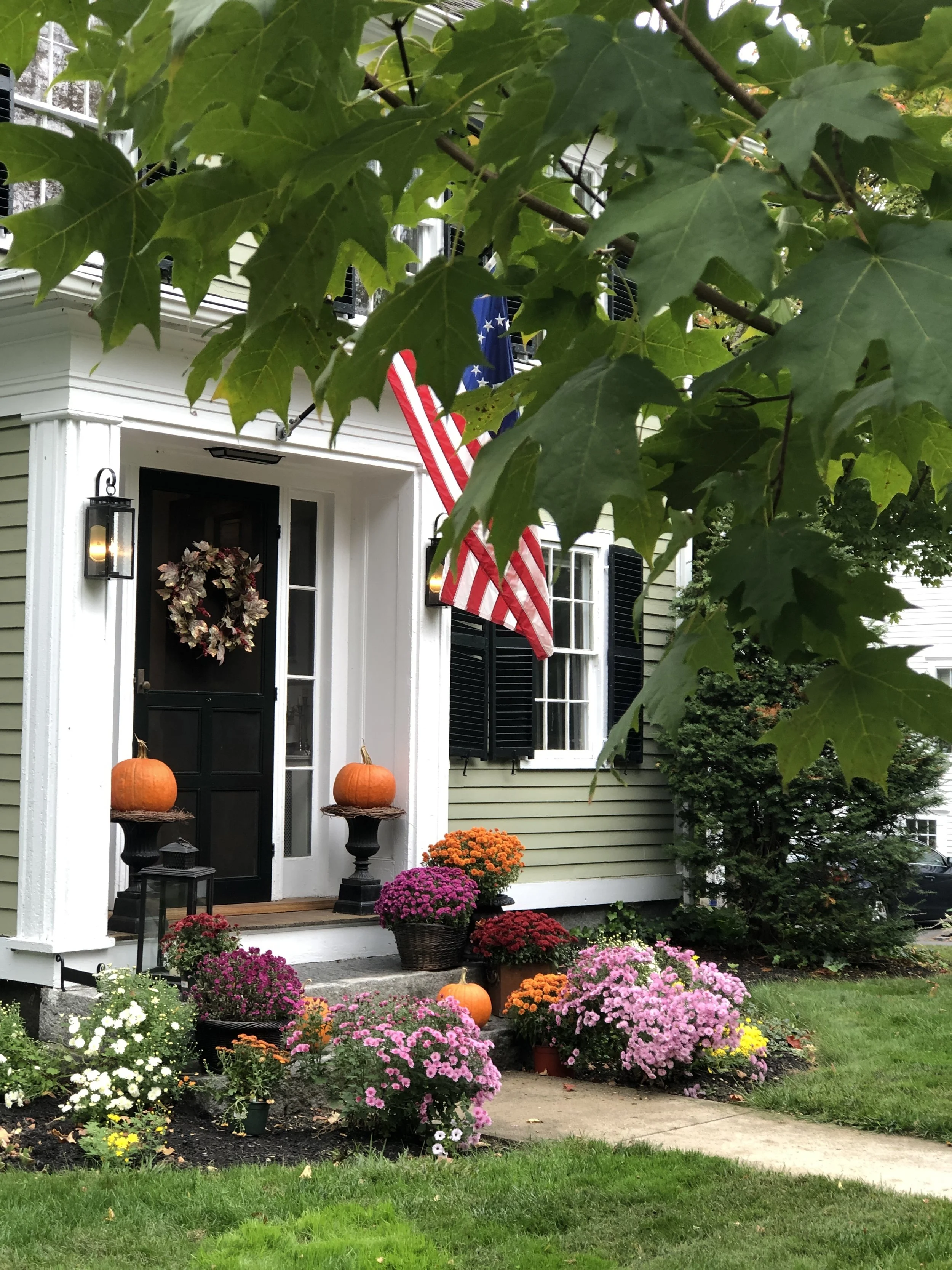 Our New England home decorated for fall - LINDA SMITH DAVIS - NEFL