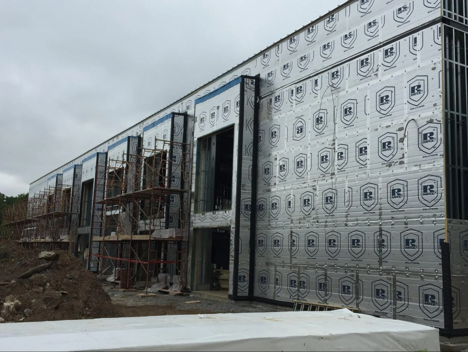 Closed Cell Foam Insulation vs Alternatives: Comparison — Rmax