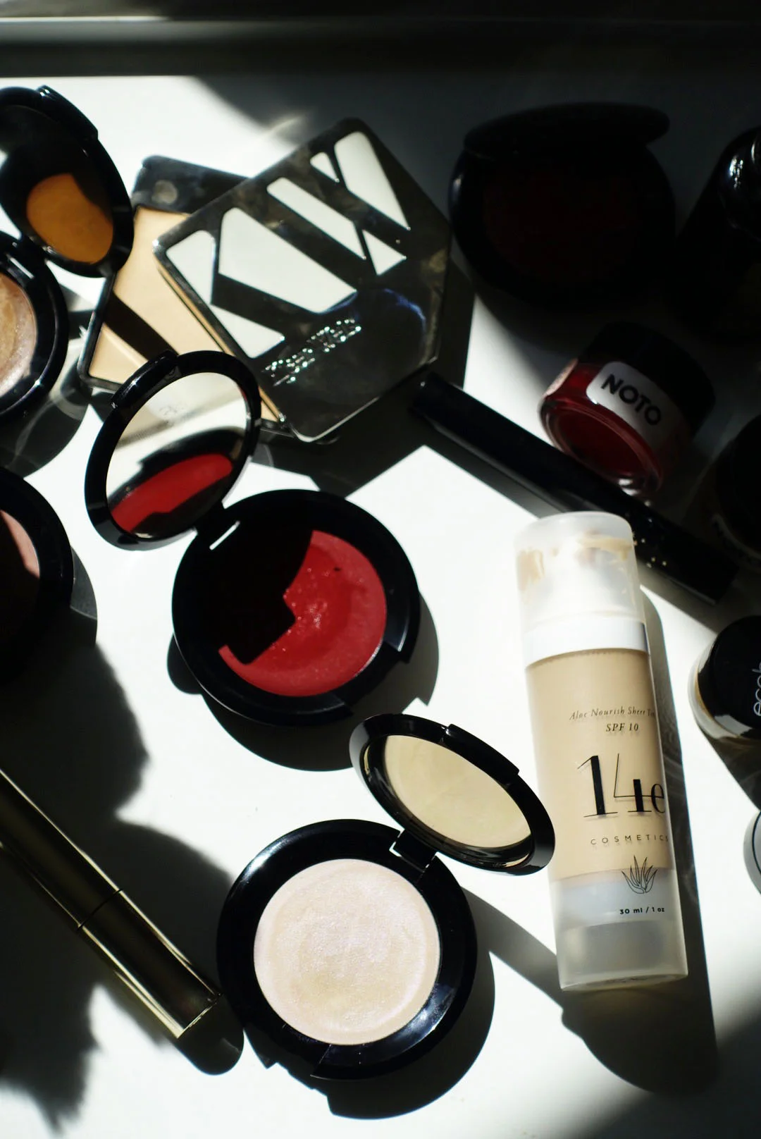 The Best Natural Cosmetics Brands According To Makeup Artist Chanel ...