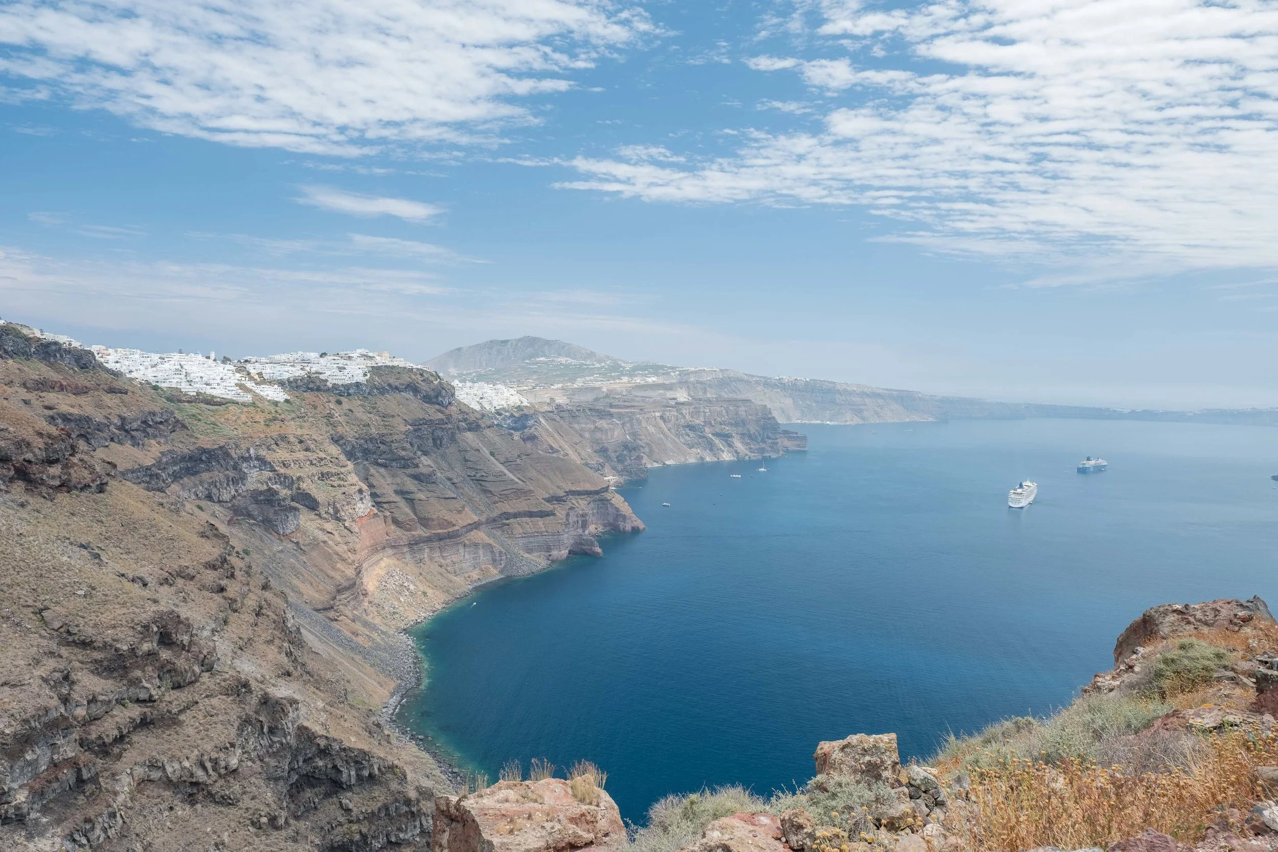 A Quick Guide to Hiking Skaros Rock in Santorini — Live Well and Wander