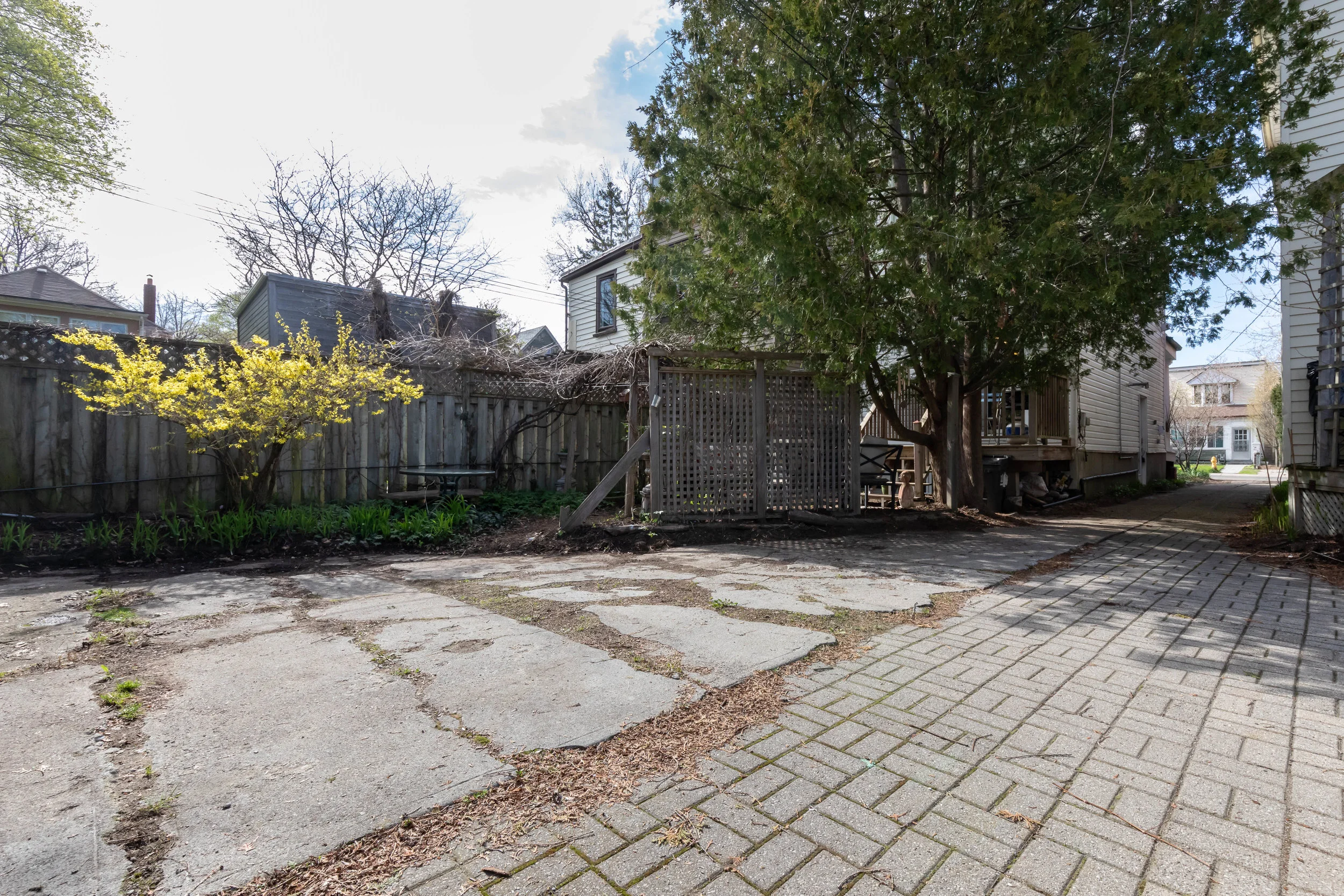 7 Cavell Ave
