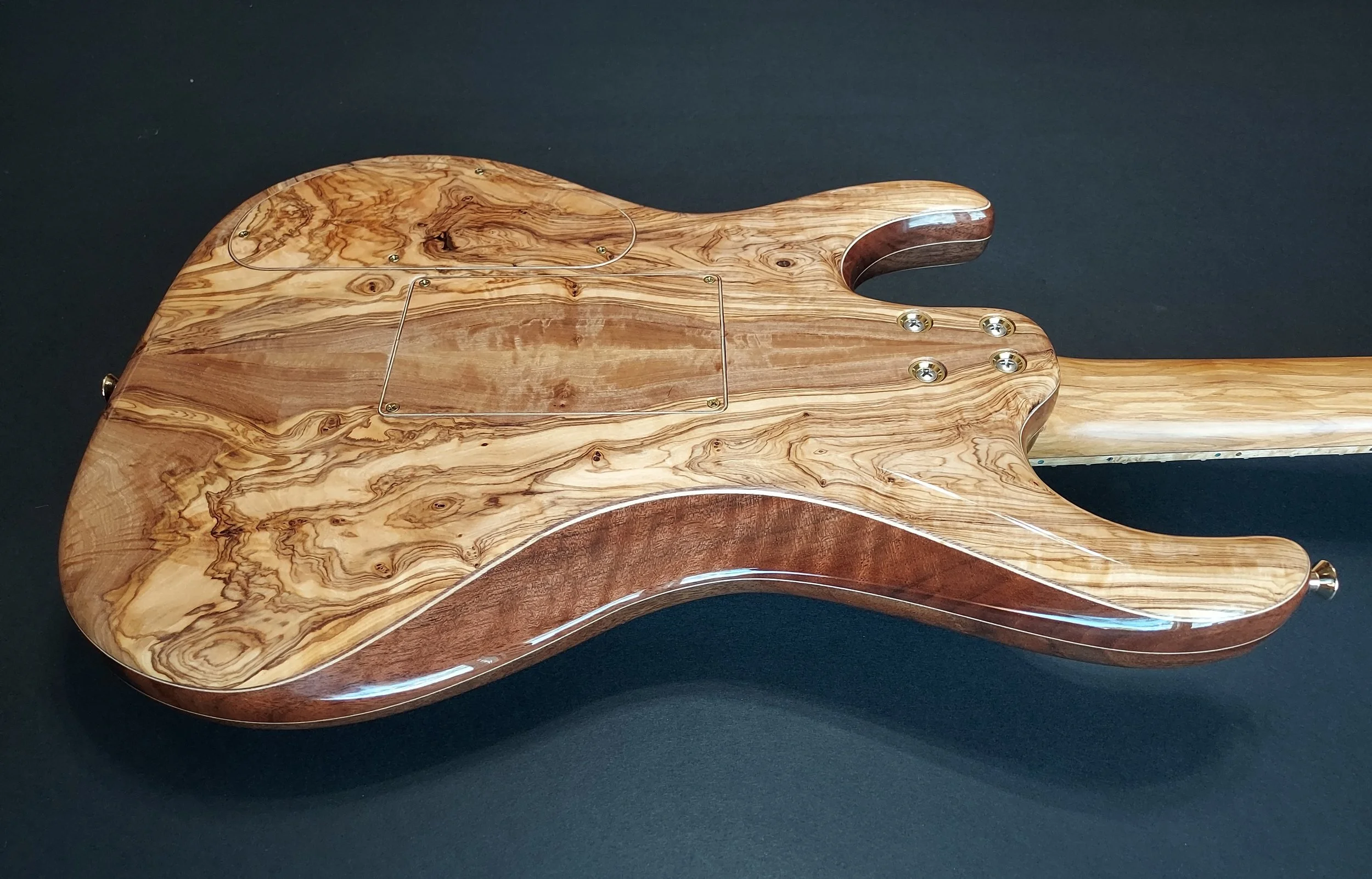 Galleries — Derrick Guitars