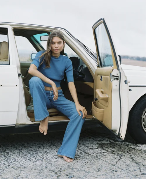 Anya in the fields — RektMag