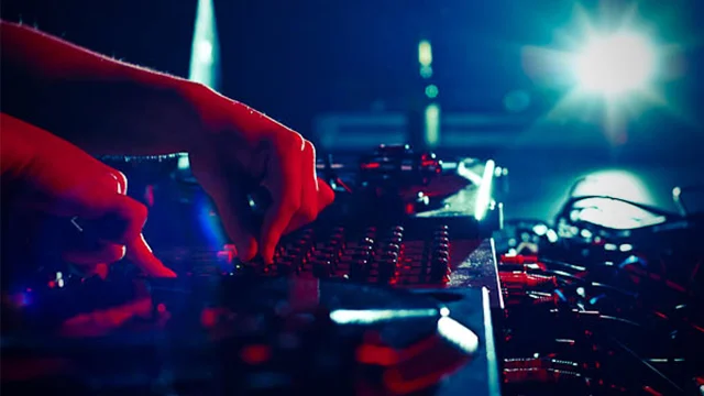 Decloak Review - Entry Level DJ Controllers — Decloak - Electronic ...