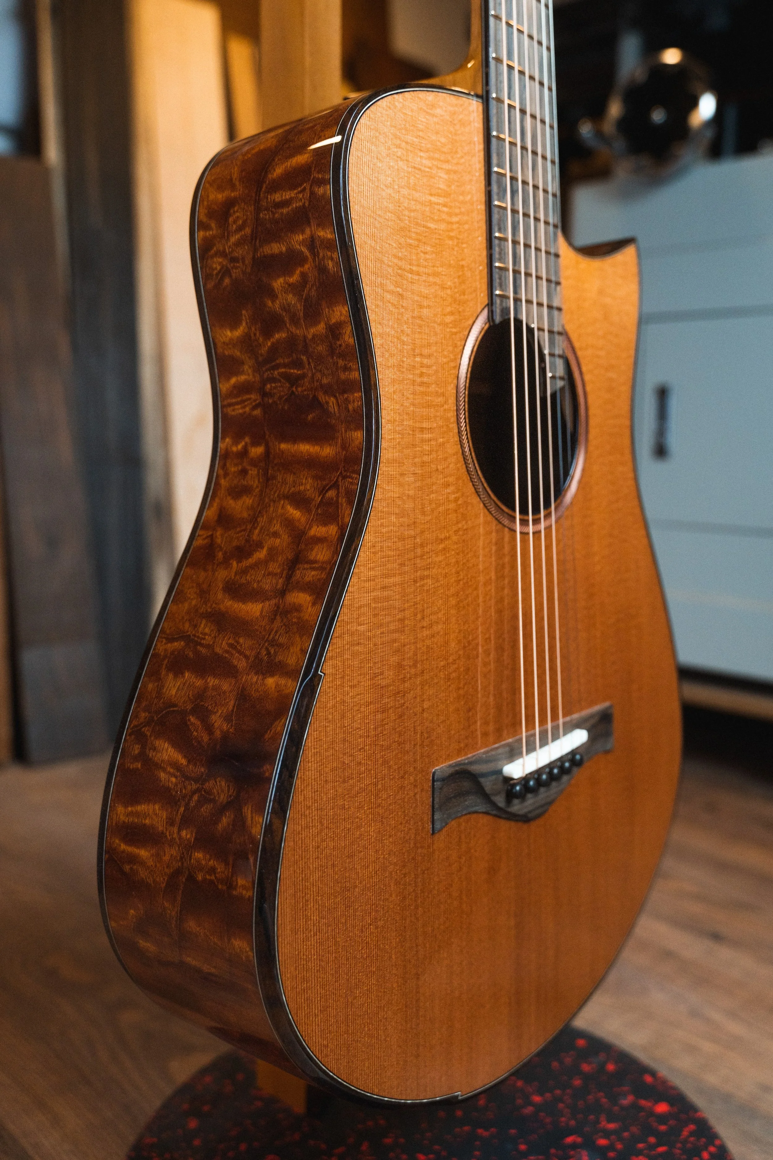'Scarlett' - Mahogany / Redwood / Model S 12 — Tom Sands Guitars
