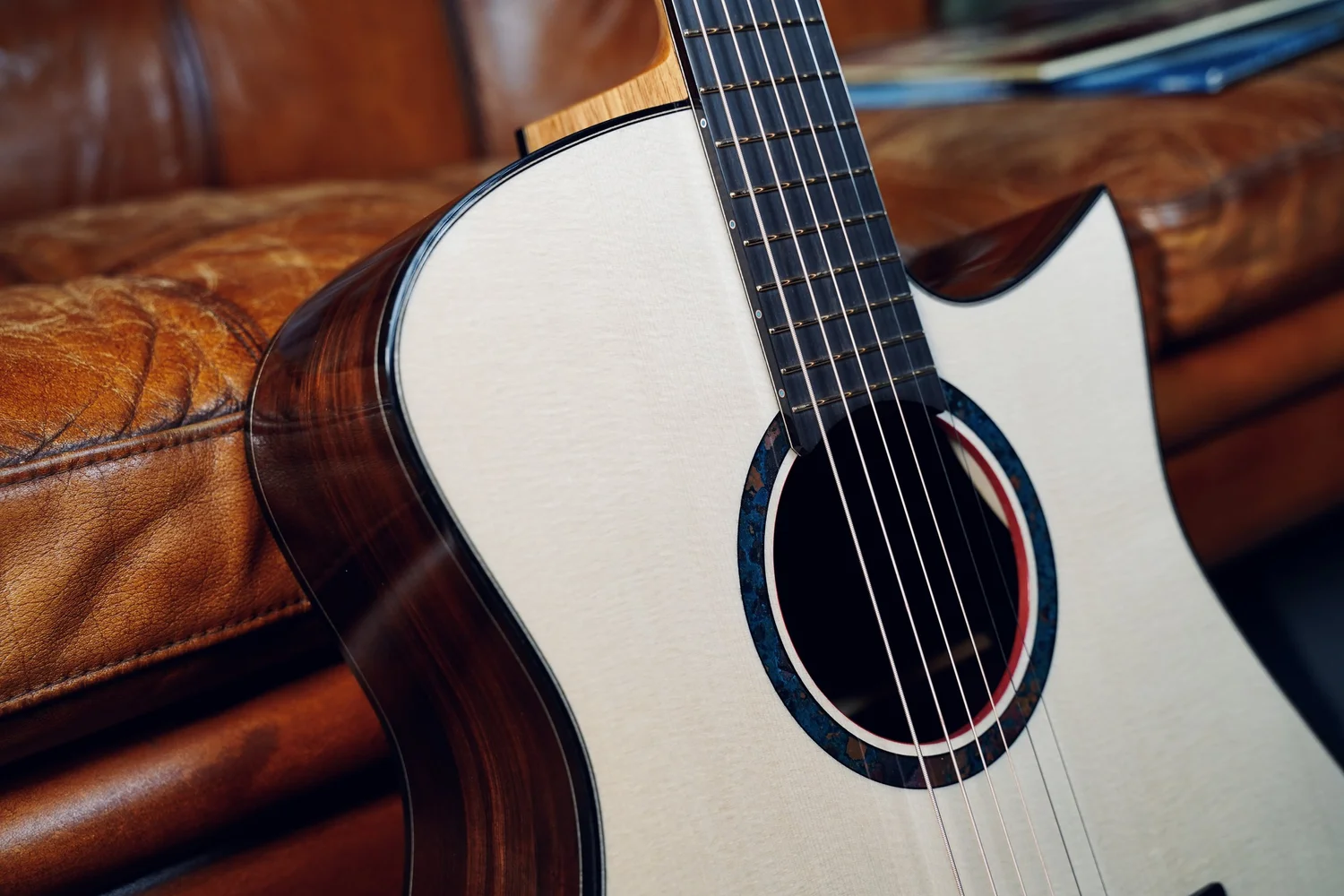 'Ivy' - Swiss Spruce / Madagascar Rosewood - Model M14 — Tom Sands Guitars