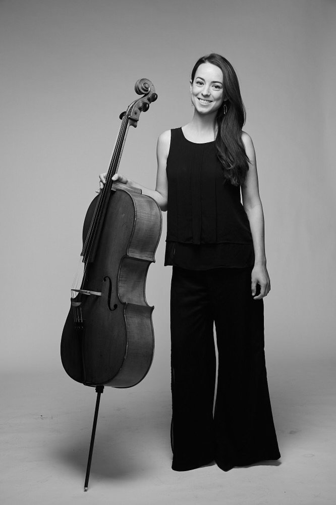 Biography — Hillary Smith