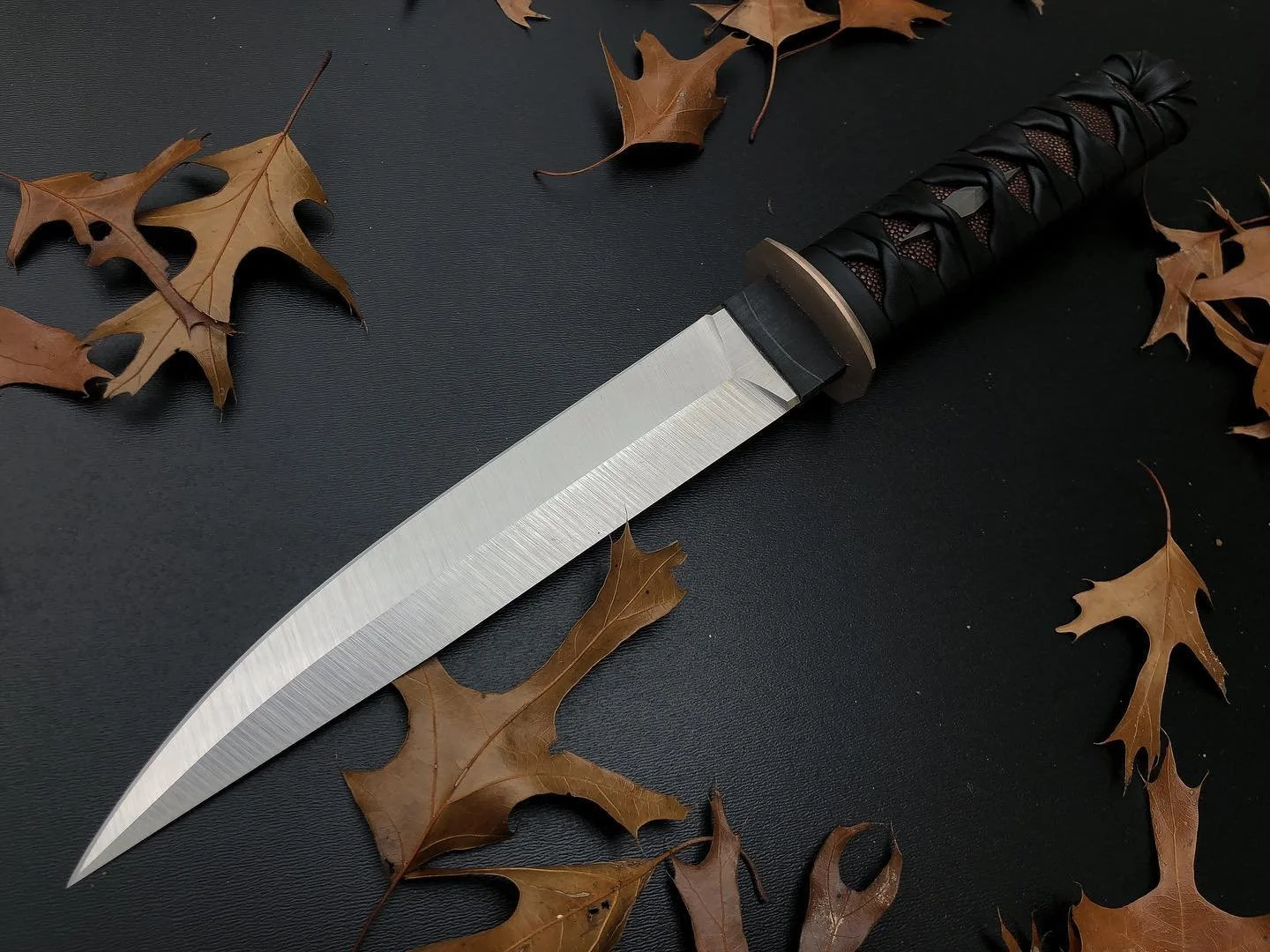 Show Room — Pariah Knives