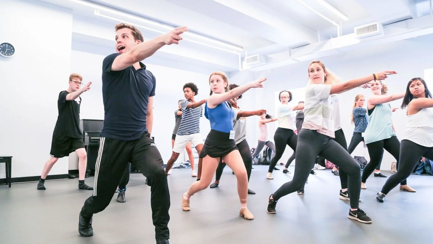 DANCE OUT: SUSAN STROMAN STYLE - Workshop For Groups — Open Jar Institute