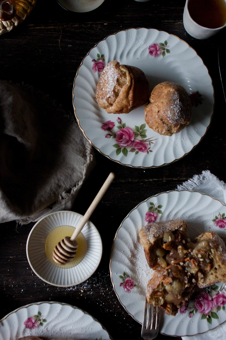 muffin pan pancake popovers + honey caramelized bananas & pecans — L | E