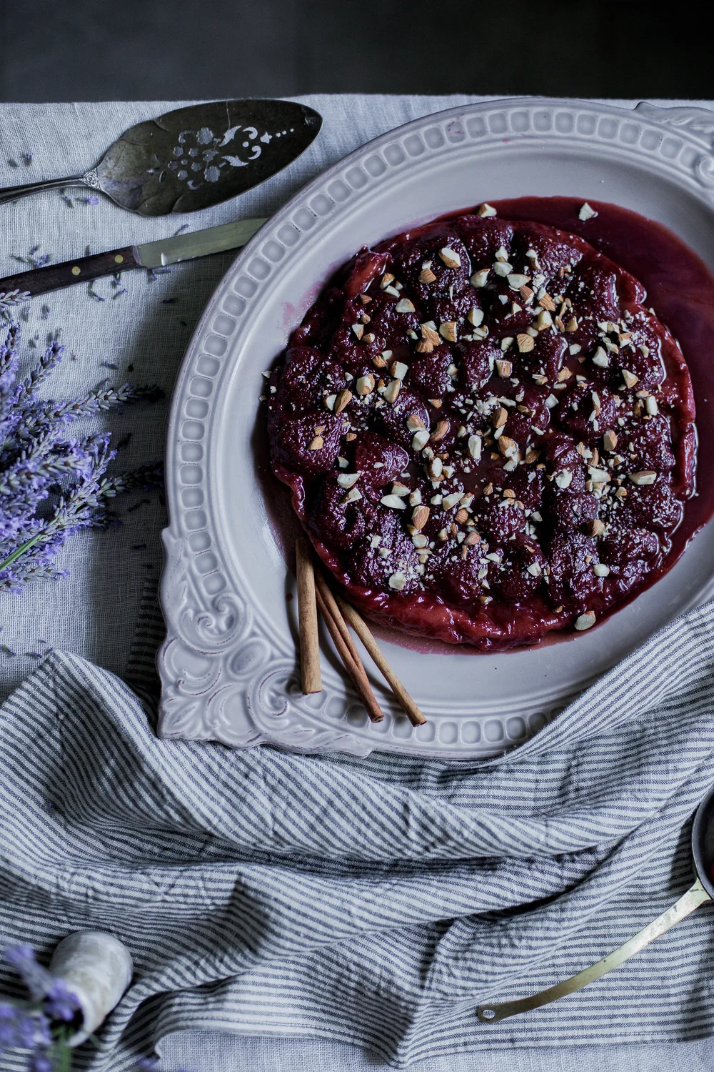 summer cinnamon & strawberry tarte tatin — L | E