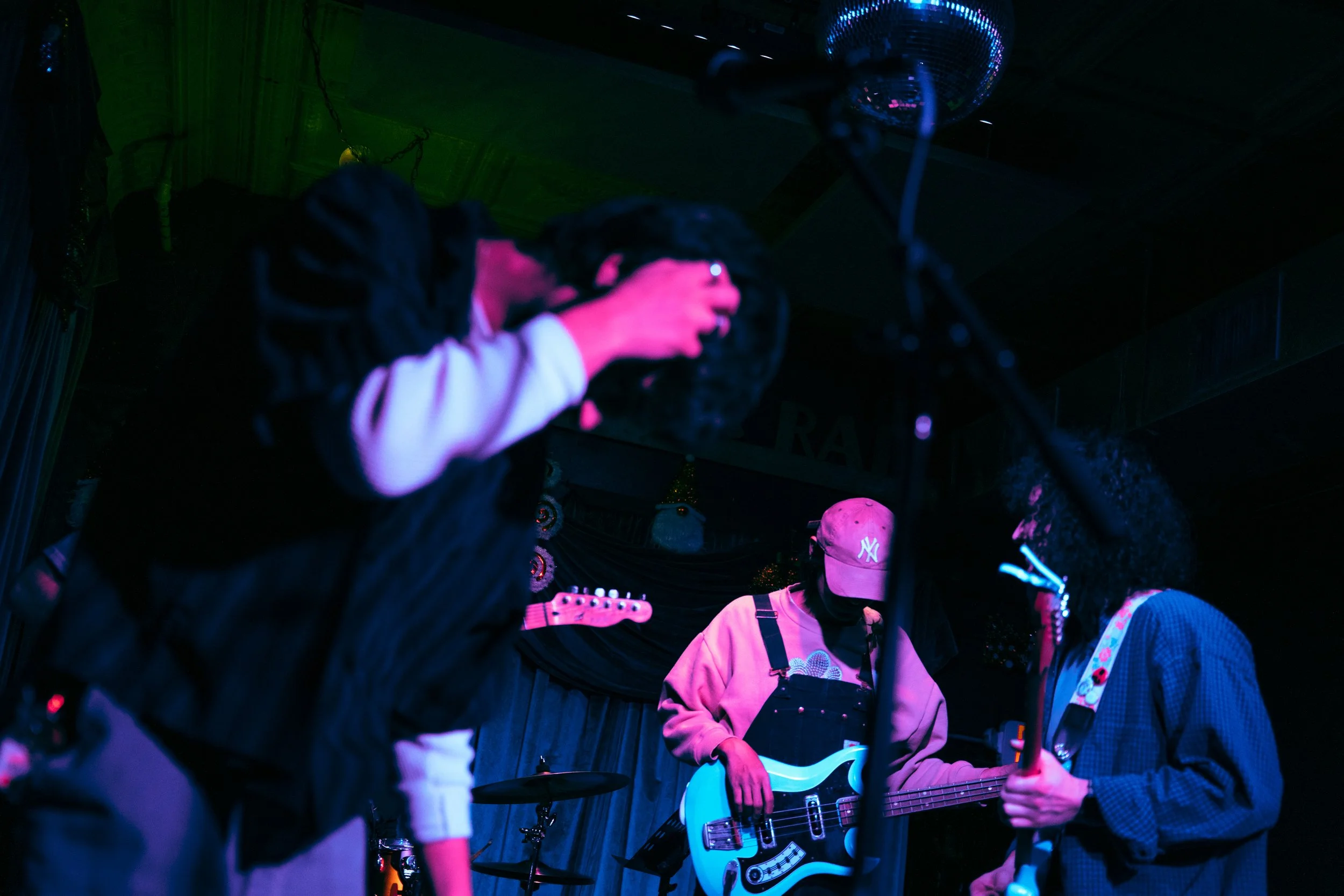 Noah Sties Owns The Brass Rail at His Debut Show — Off the Record Press