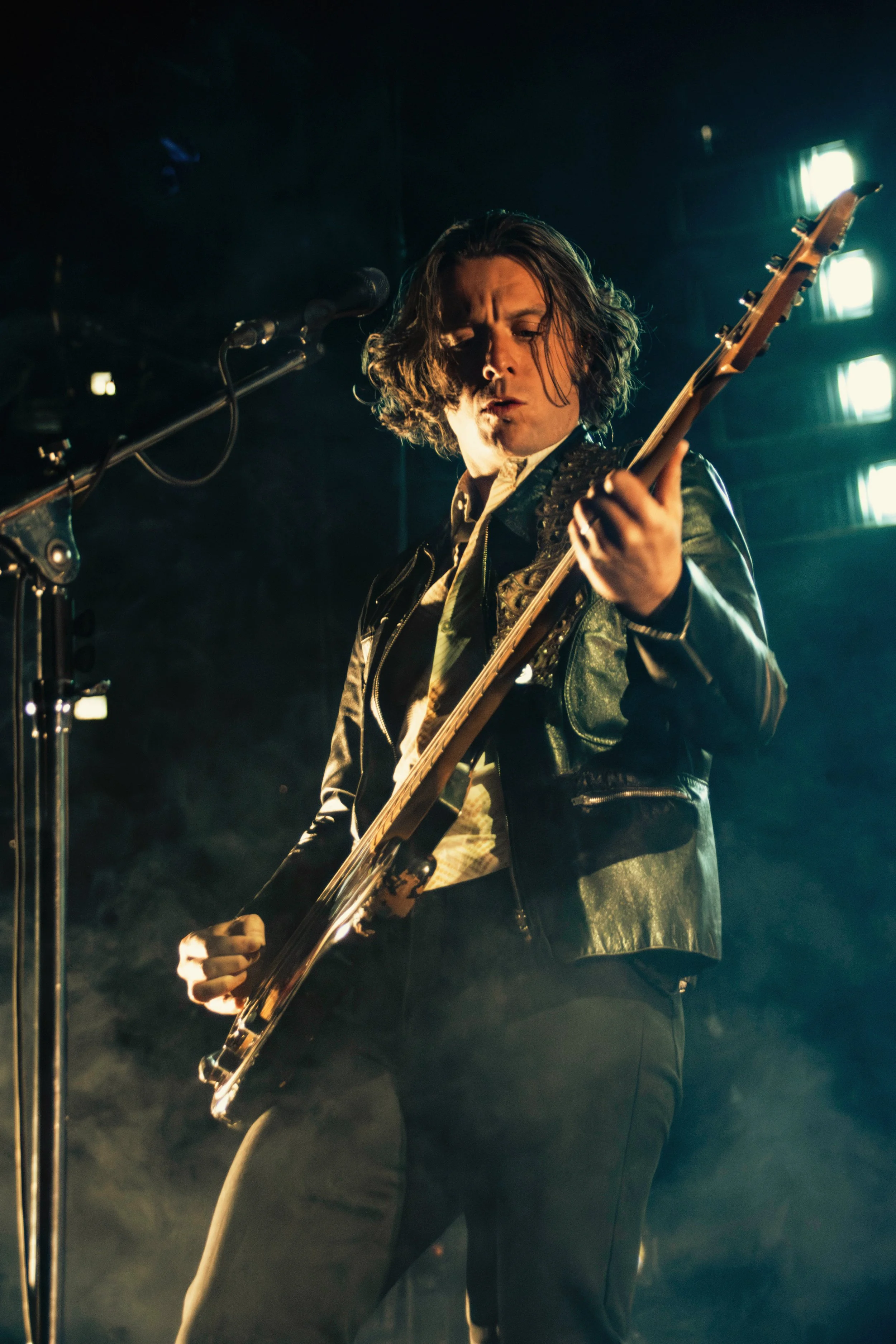 Arctic Monkeys instill their charm @ United Center — Off the Record Press