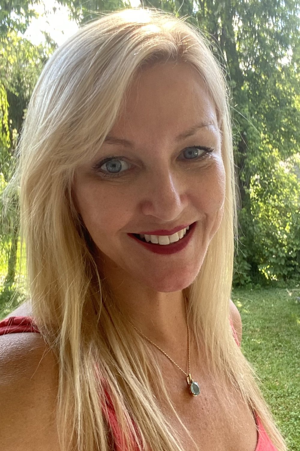 Artist Spotlight - Mary Veiga — Contemporary Art Curator Magazine