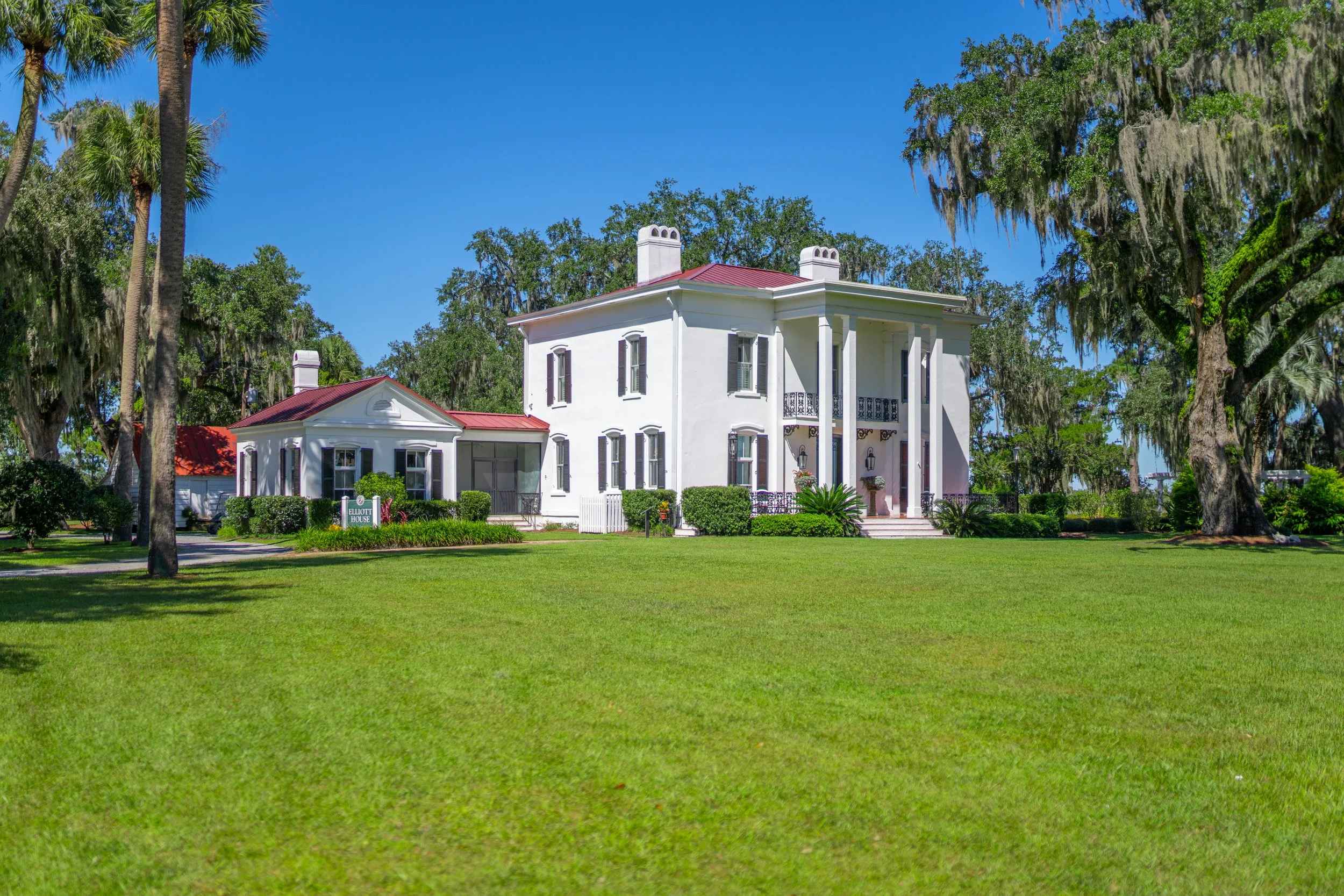The Elliott House — Grove Point
