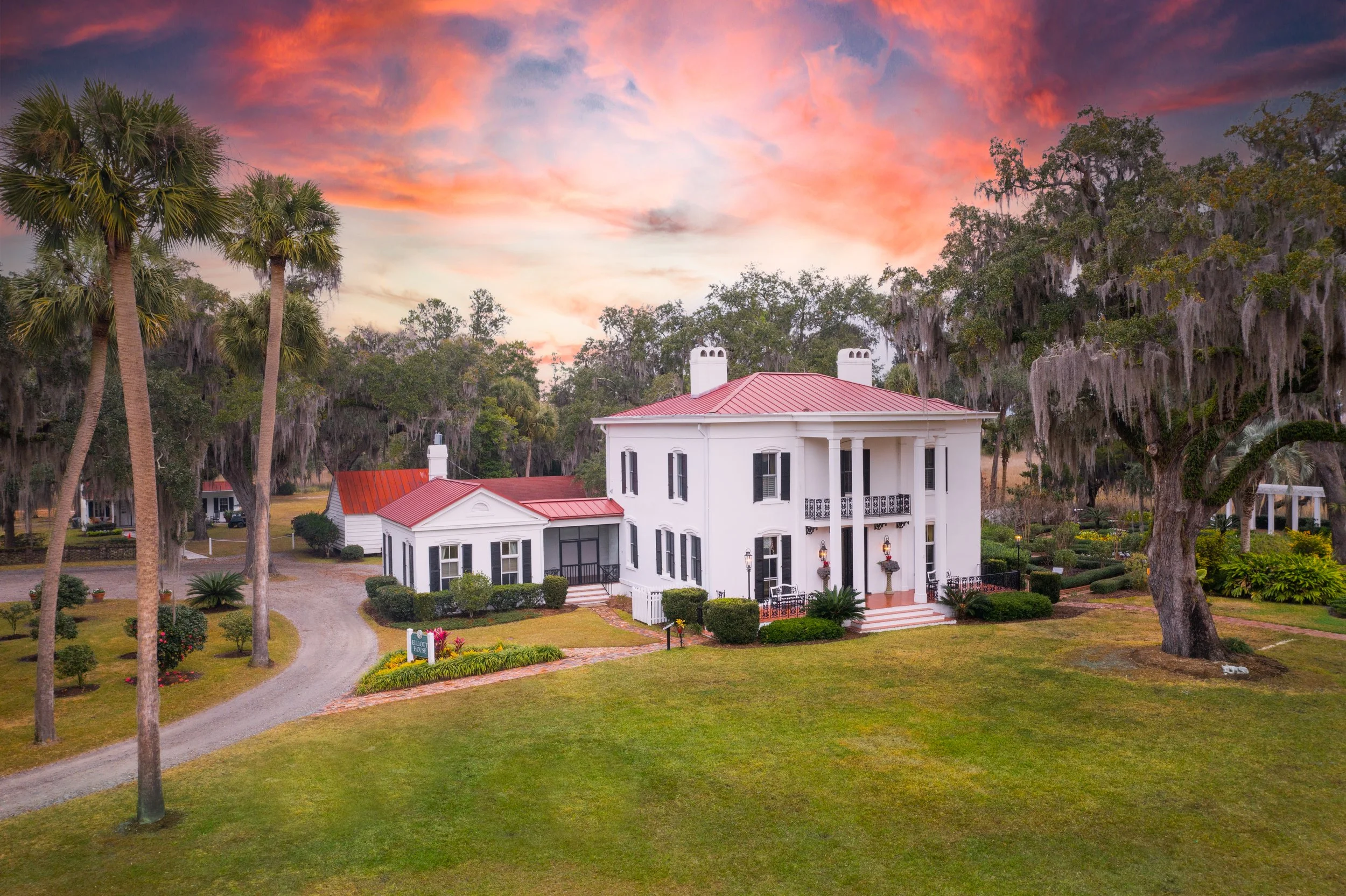The Elliott House — Grove Point