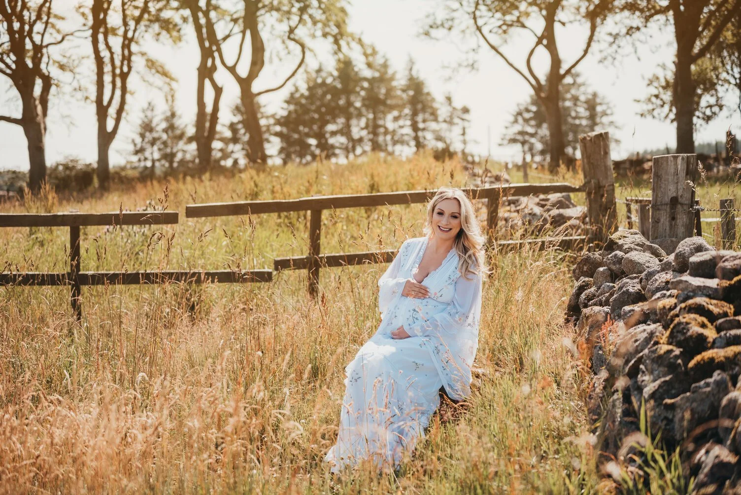What to expect from an outdoor maternity photoshoot at Kingshill ...