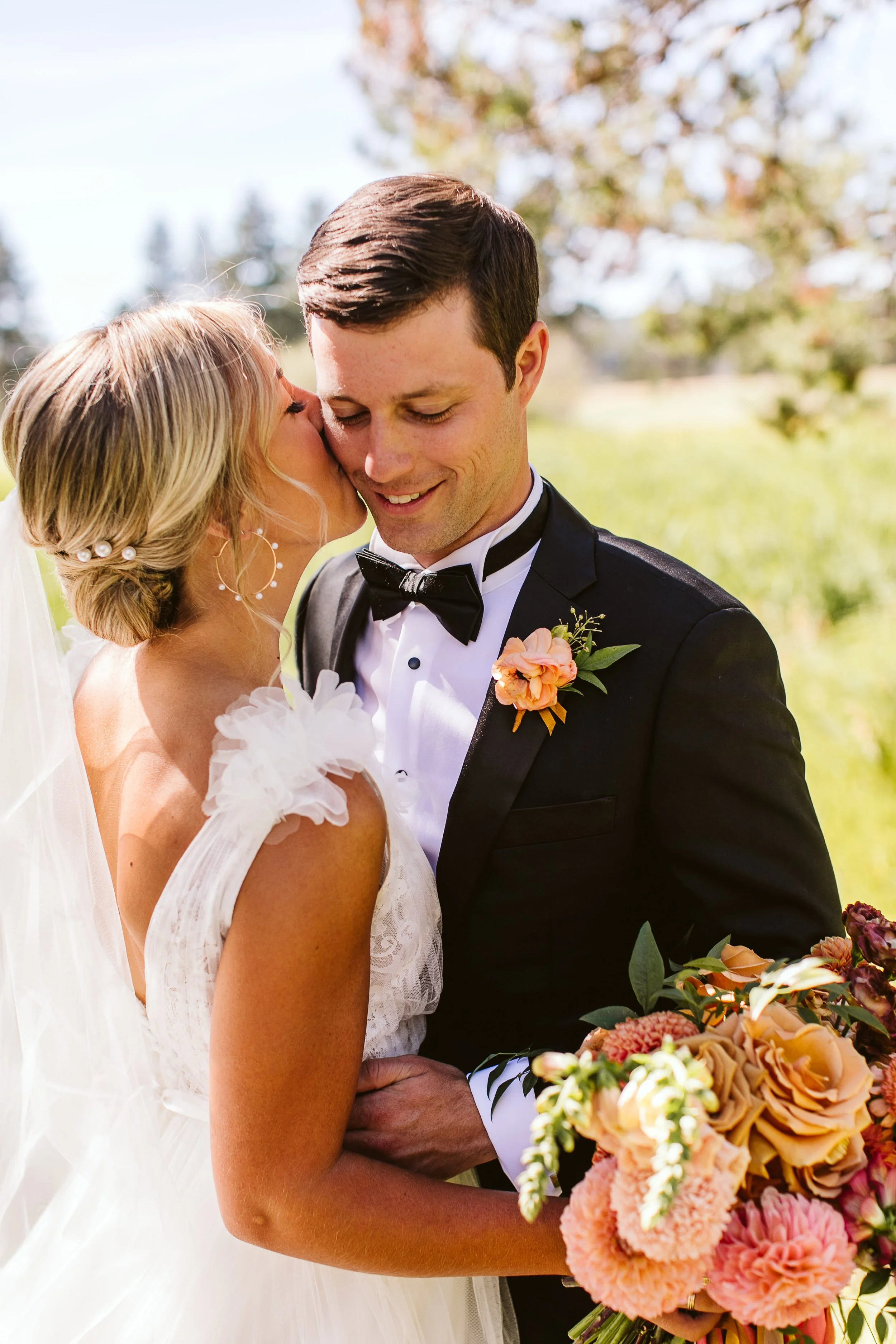 Featured: Summer Vail Wedding