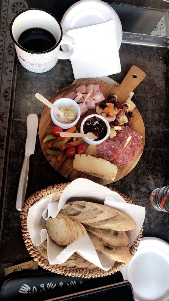 Gallery — Kibbitznest Books, Brews & Blarney