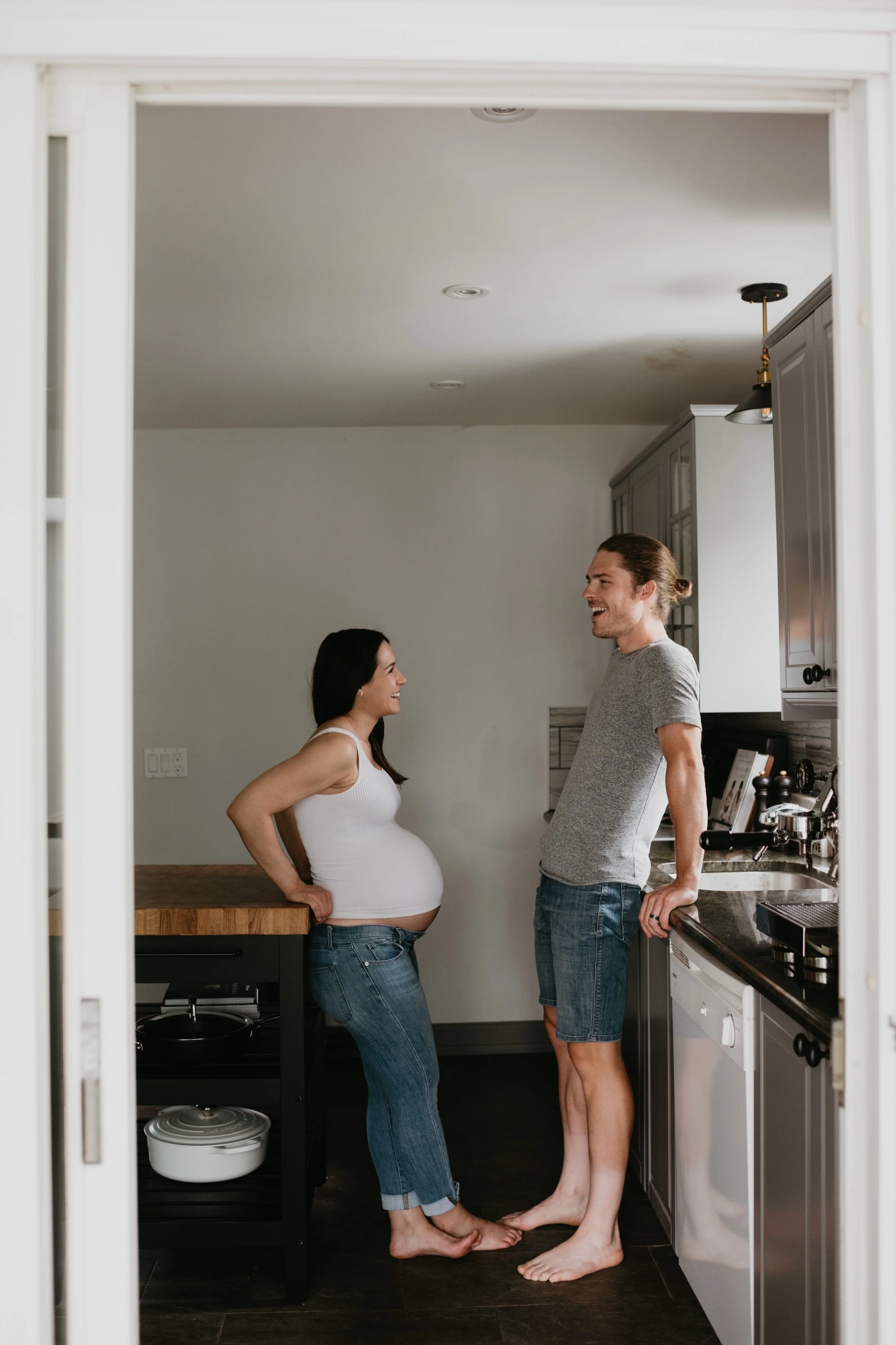 Fun Home Maternity Session | Scarlet O'Neill Photography
