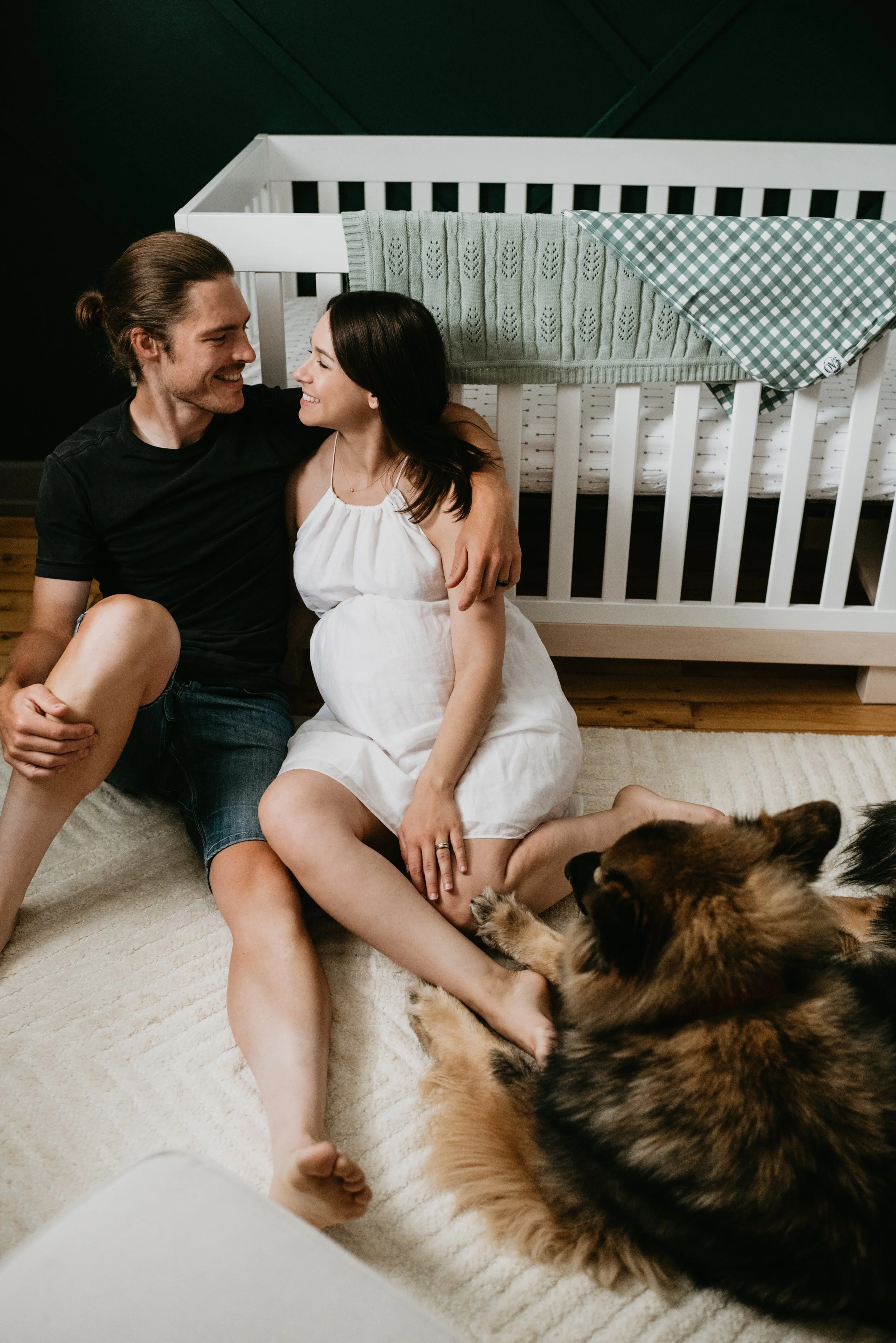 Fun Home Maternity Session | Scarlet O'Neill Photography